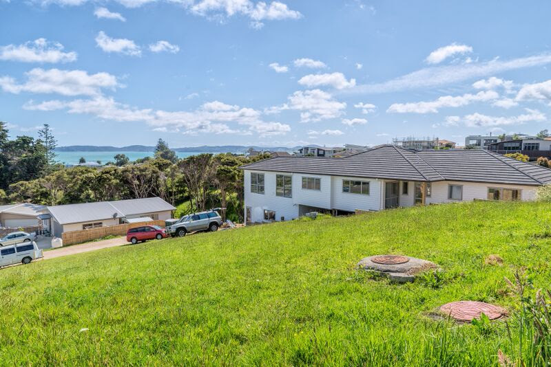 Sold 31 Te Puru Drive, Maraetai Apr 2016 | Barfoot & Thompson
