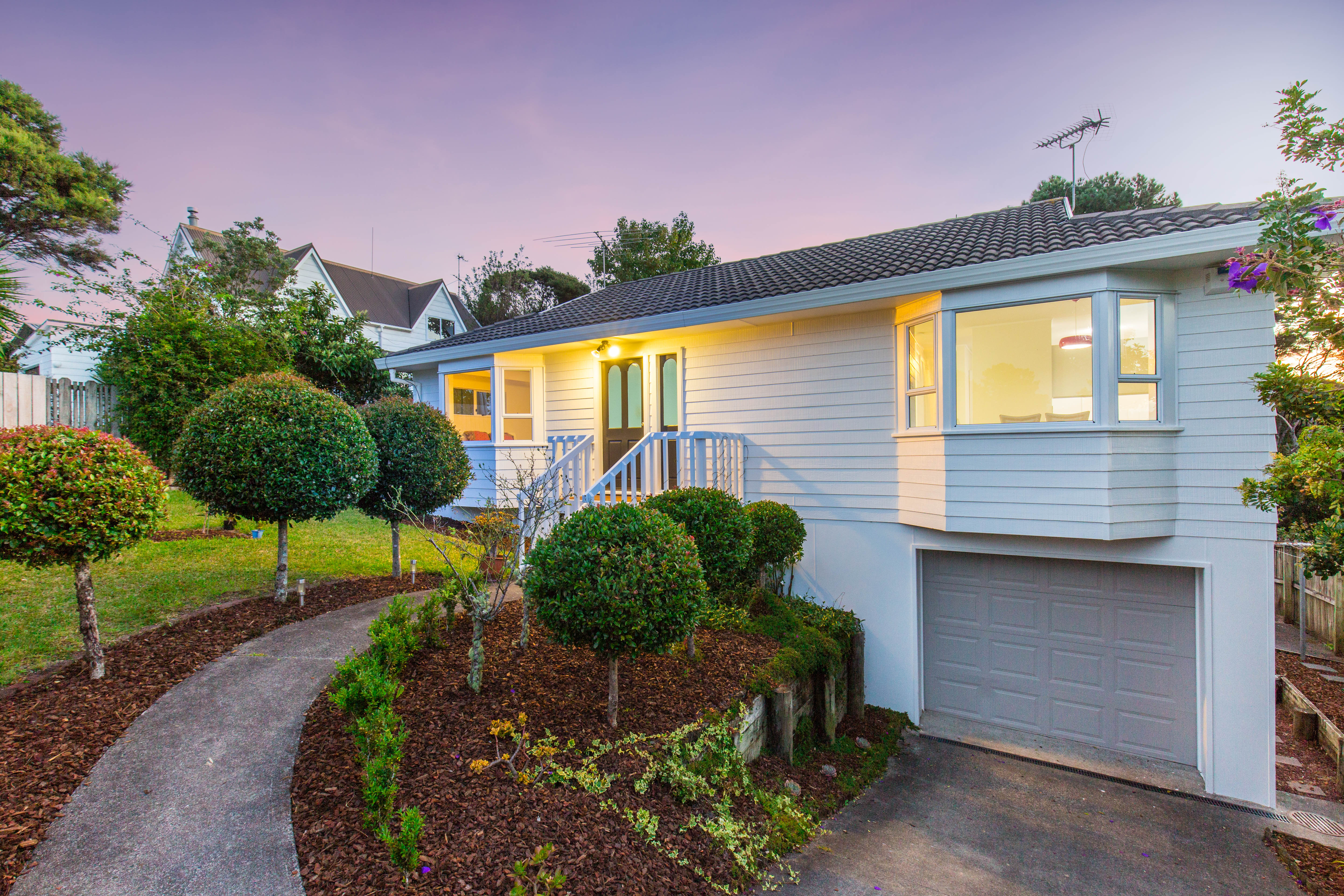 Sold 36 Anne McLean Drive, Glenfield Apr 2017 | Barfoot & Thompson
