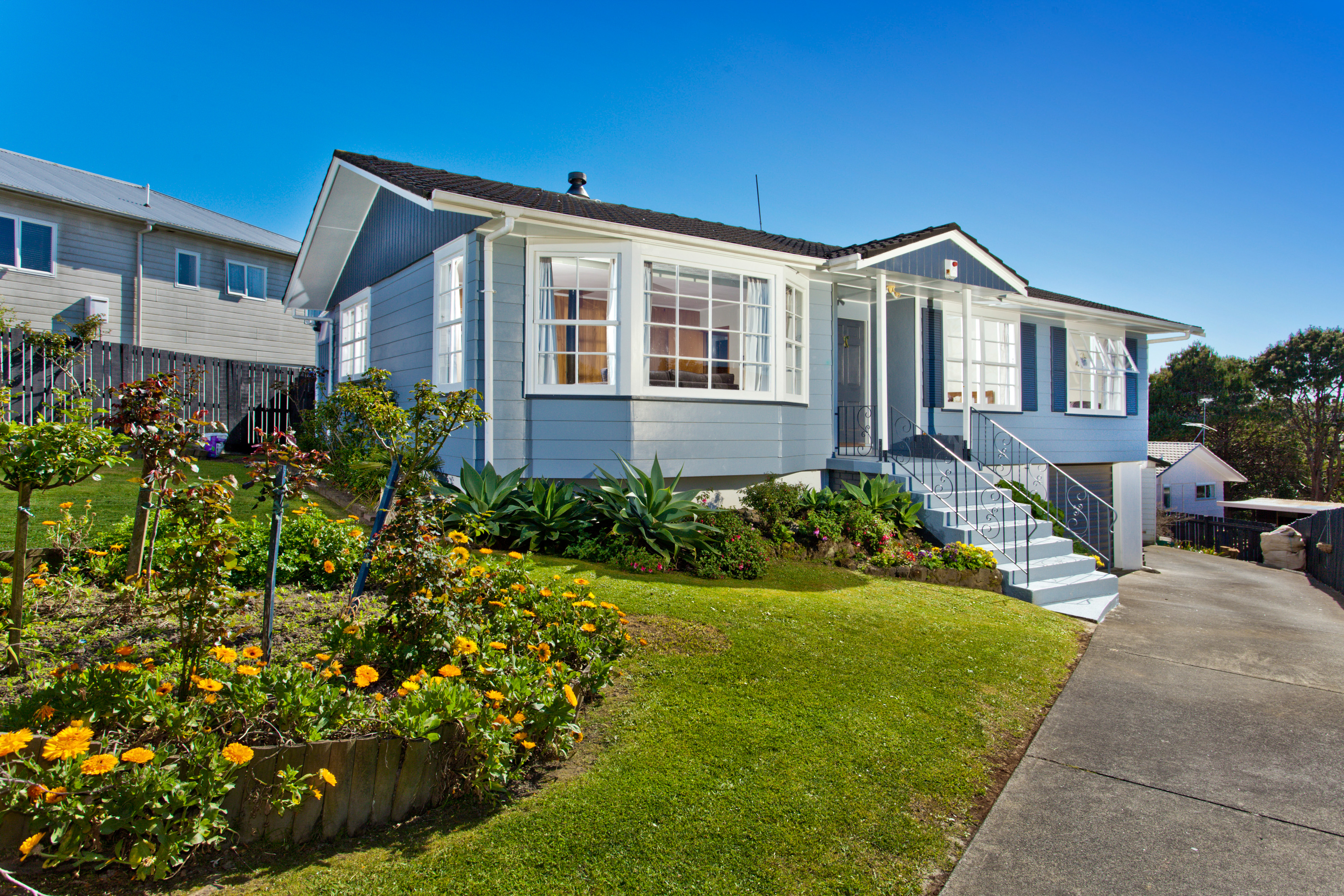 Sold 72 Sycamore Drive, Sunnynook Nov 2015 | Barfoot & Thompson