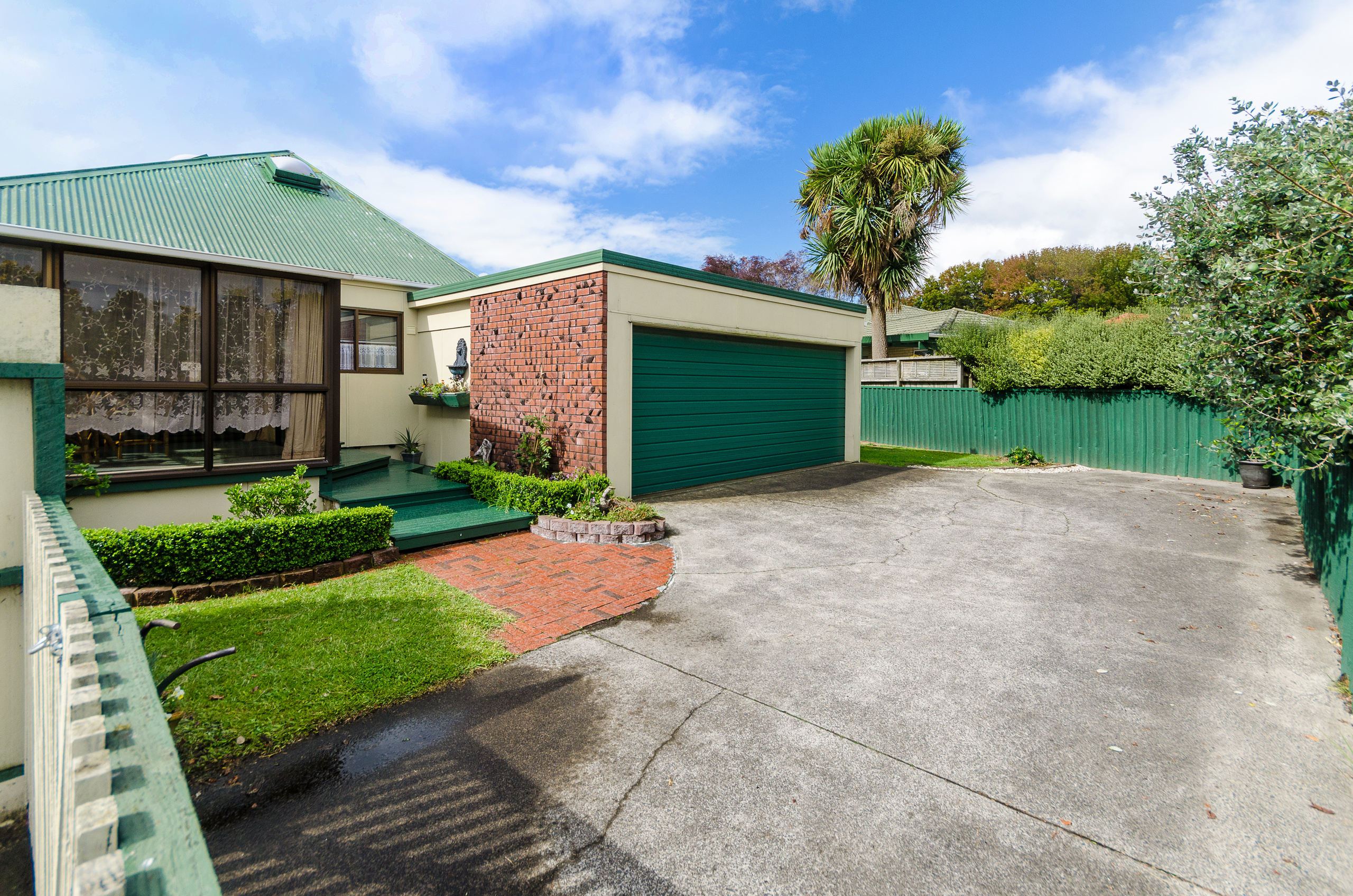 Sold 11B Clevedon Road, Papakura Apr 2015 | Barfoot & Thompson