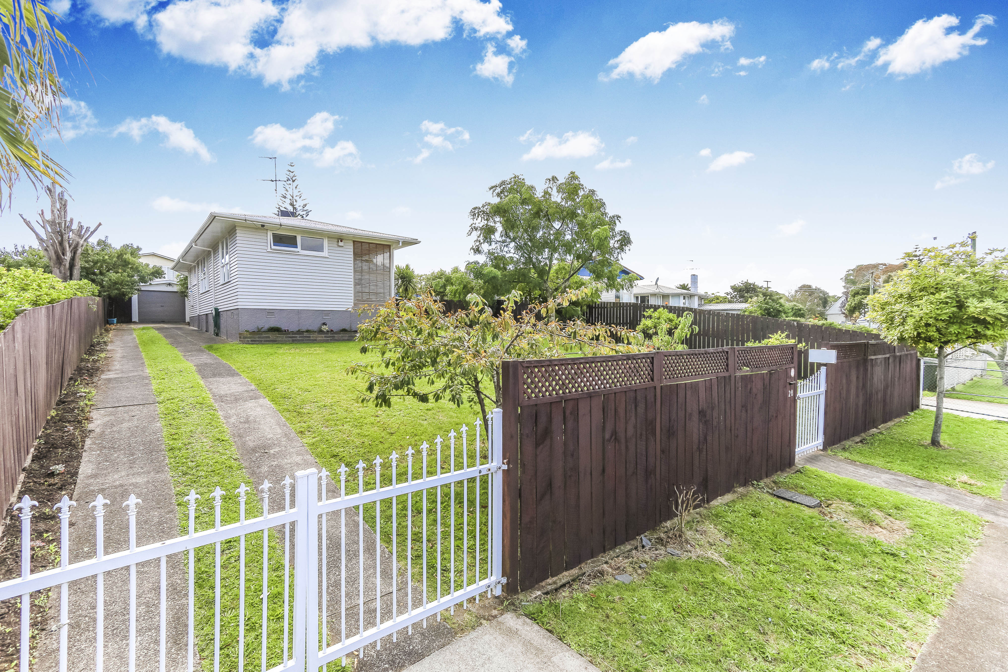 Sold 28 Walters Road, Mt Wellington May 2015 | Barfoot & Thompson