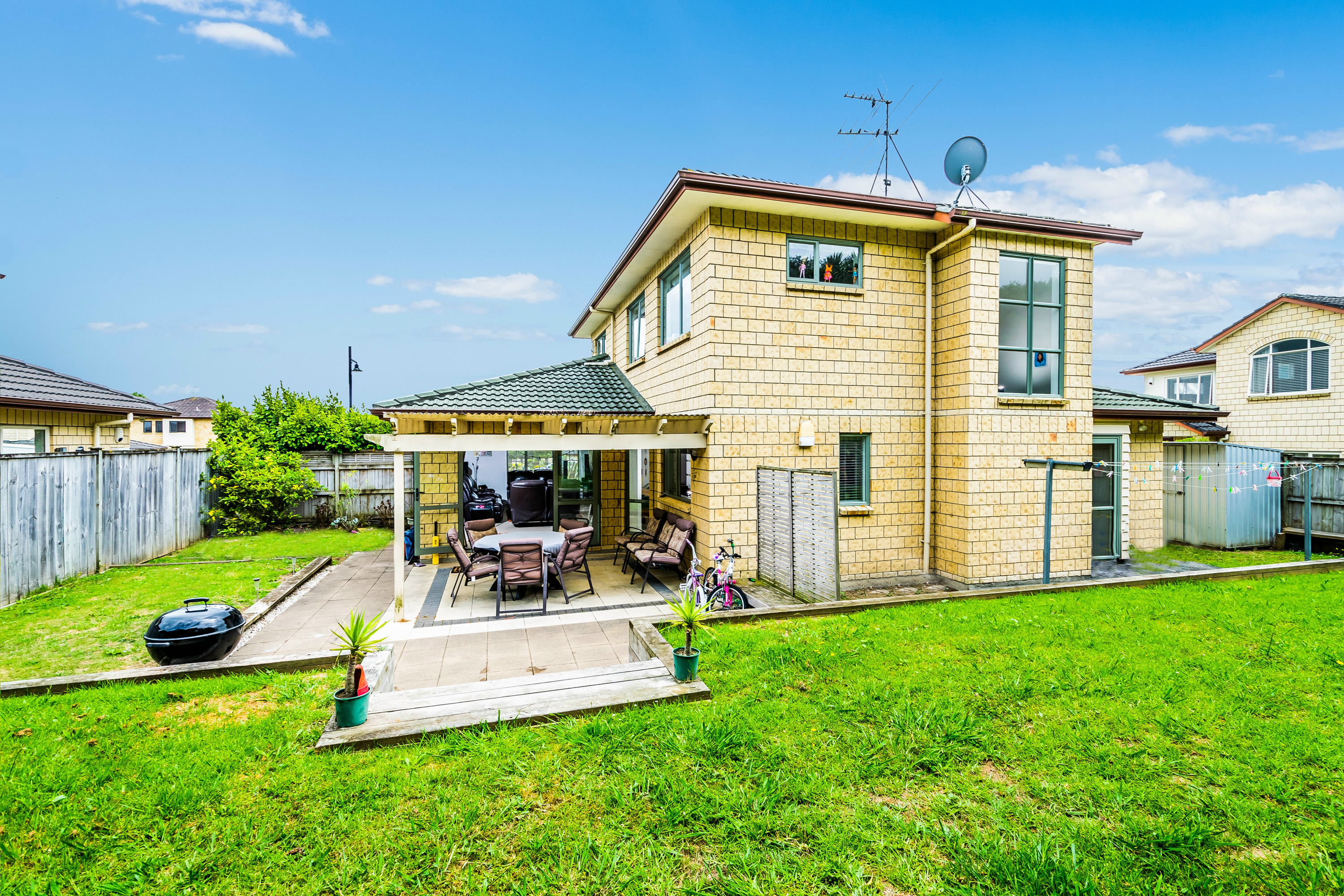 Sold 20 Mary Forgham Drive, Greenhithe Mar 2015 | Barfoot & Thompson