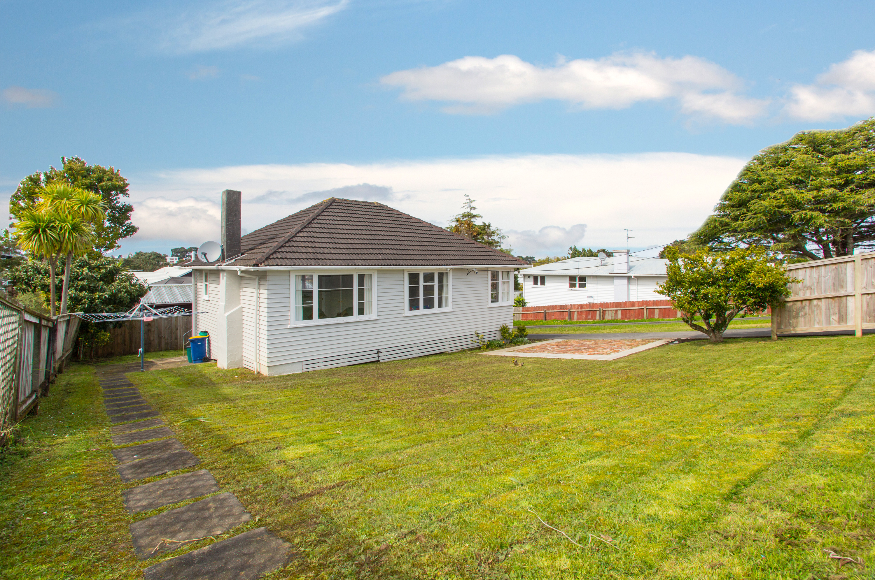 Sold 29a Sunnynook Road, Sunnynook Oct 2013 | Barfoot & Thompson