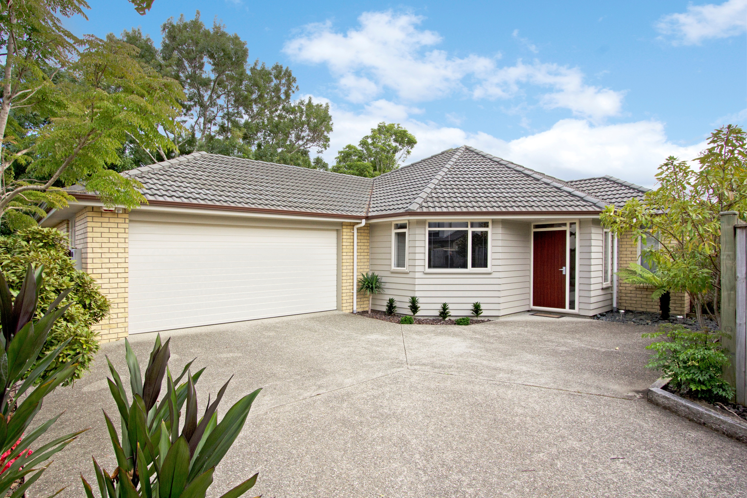 Sold 7 Citron Court, Flat Bush May 2012 | Barfoot & Thompson