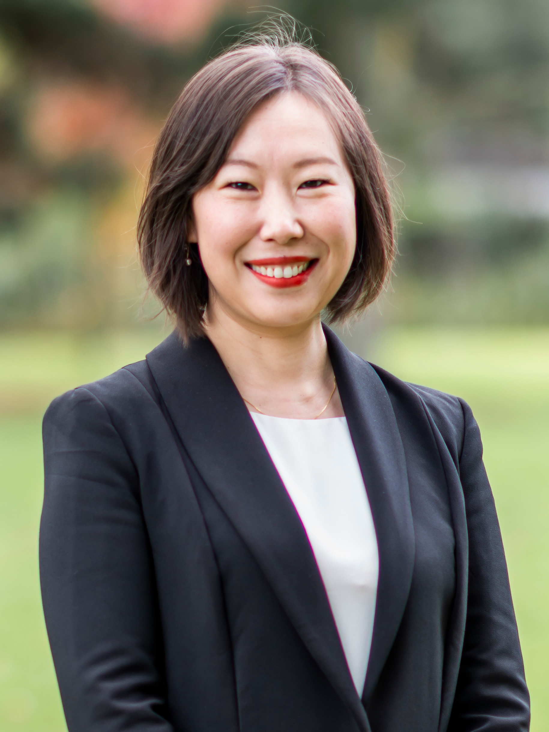 Veronica Ding, Associate Salesperson | Barfoot & Thompson