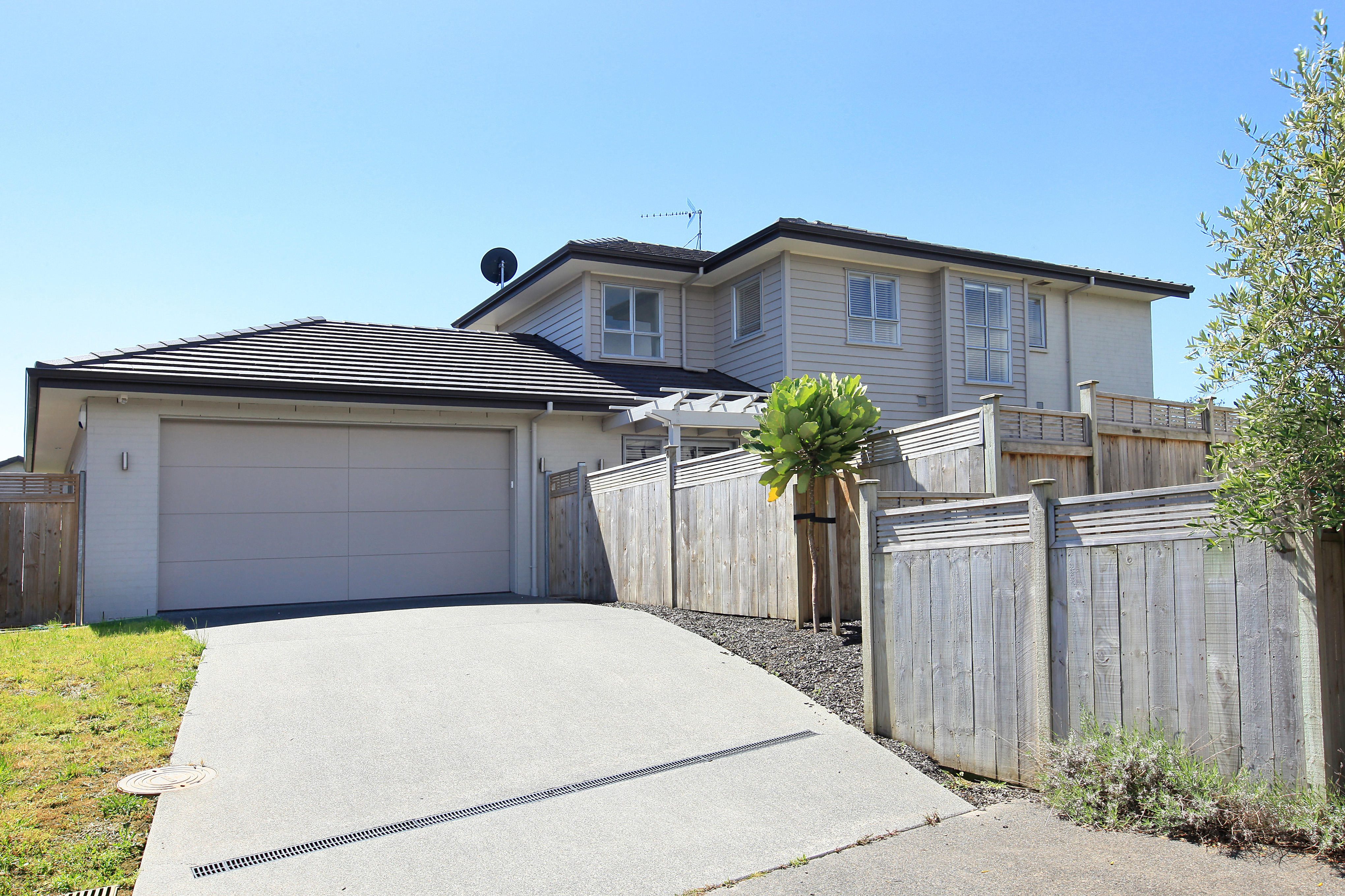 Sold 8 Brian Slater Way, Stonefields Nov 2013 | Barfoot & Thompson