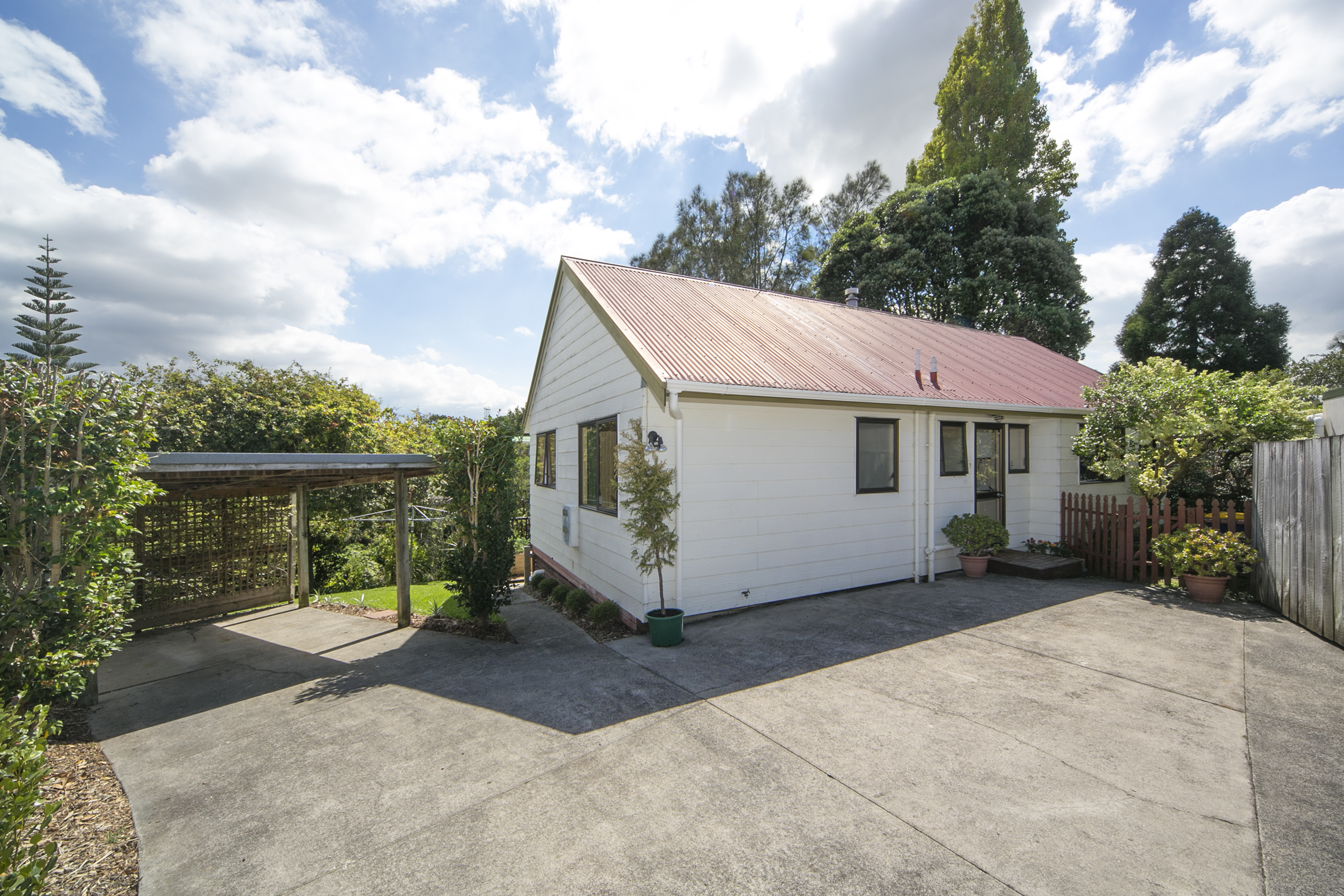 Sold 6/26 Queen Mary Avenue, New Lynn Jun 2017 | Barfoot & Thompson