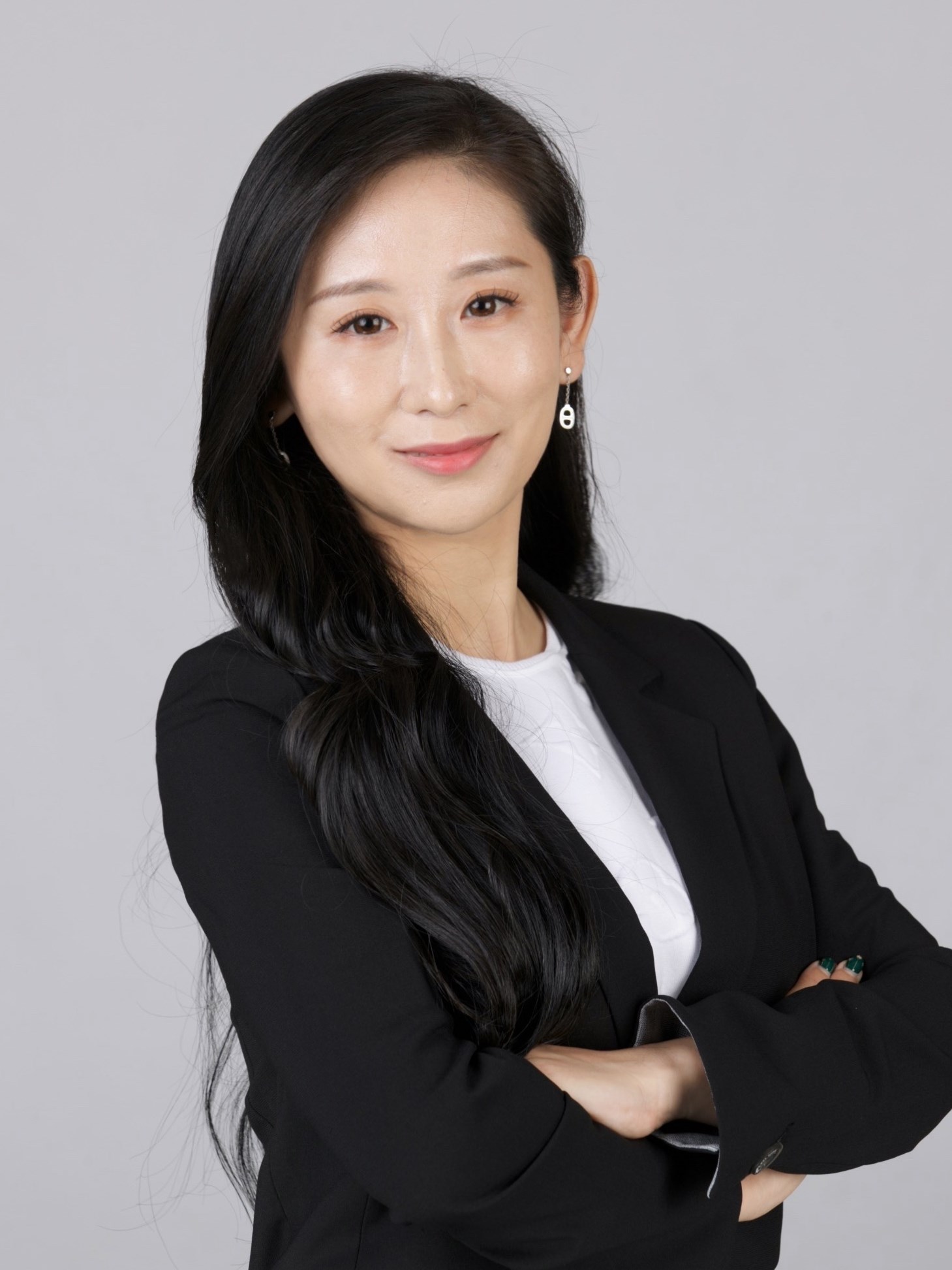 Ally Chen, Associate Salesperson | Barfoot & Thompson