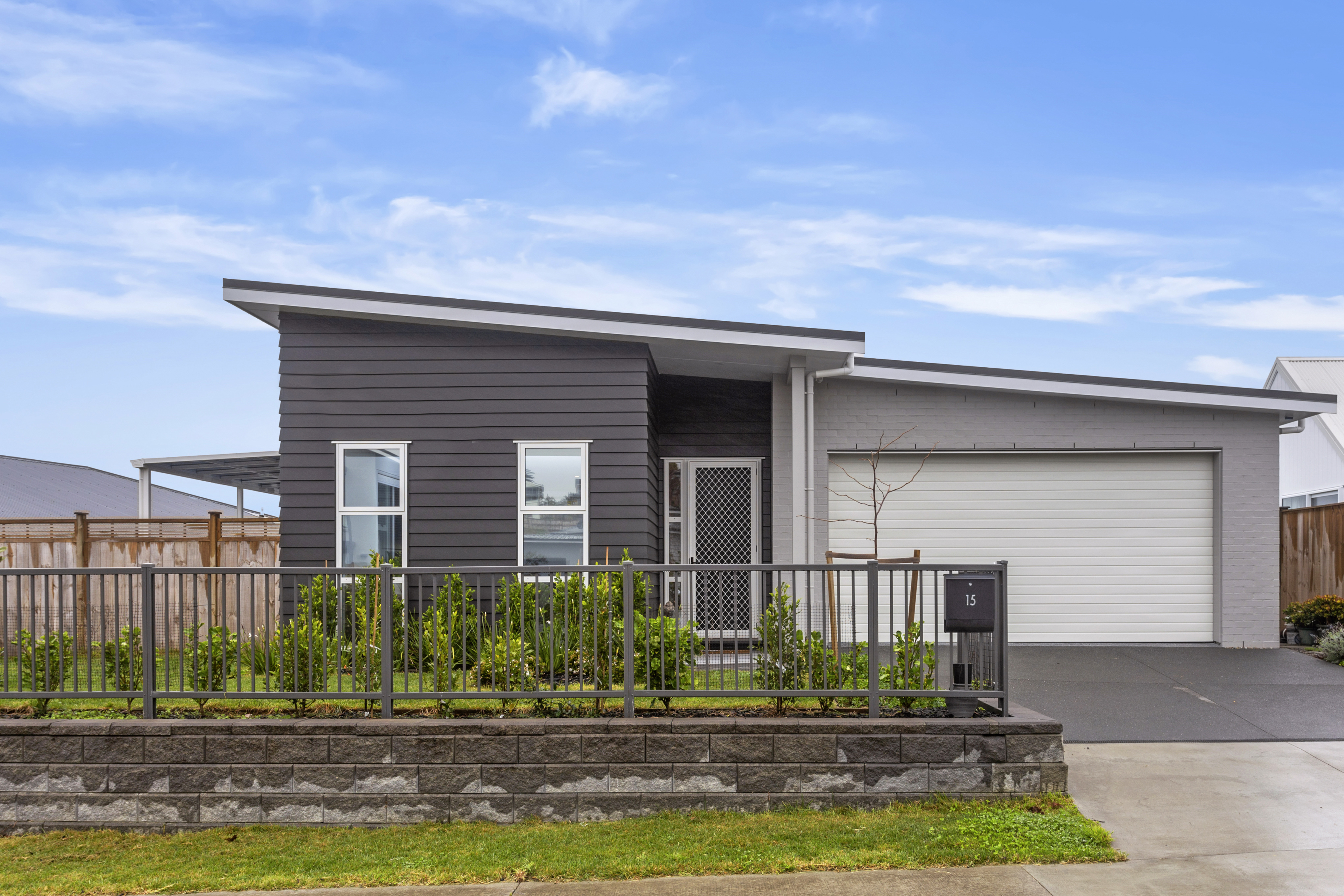 Sold 15 Onekura Street, Red Beach Oct 2022 | Barfoot & Thompson
