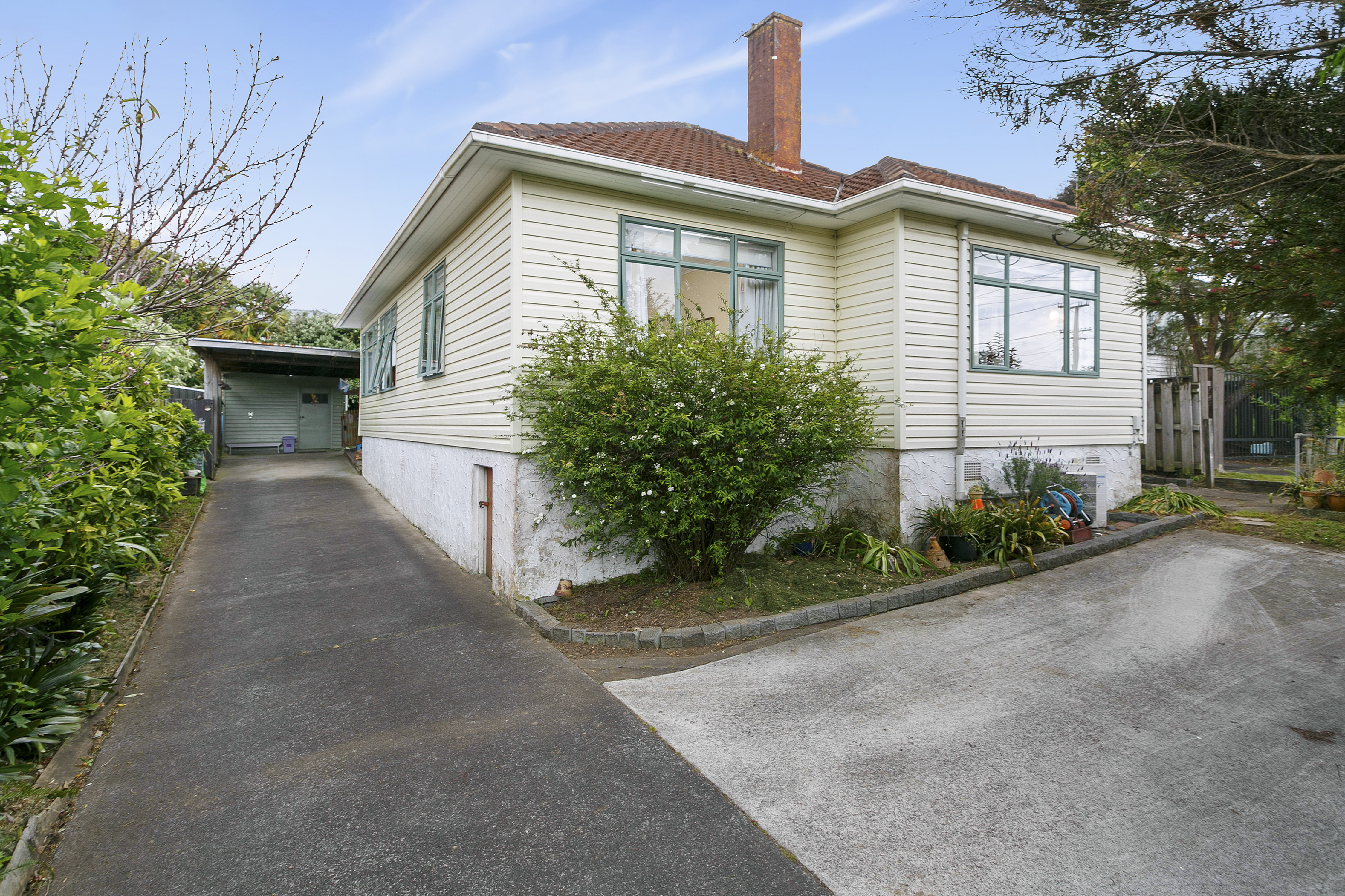 Sold 84 Moa Road, Pt Chevalier Feb 2023 | Barfoot & Thompson