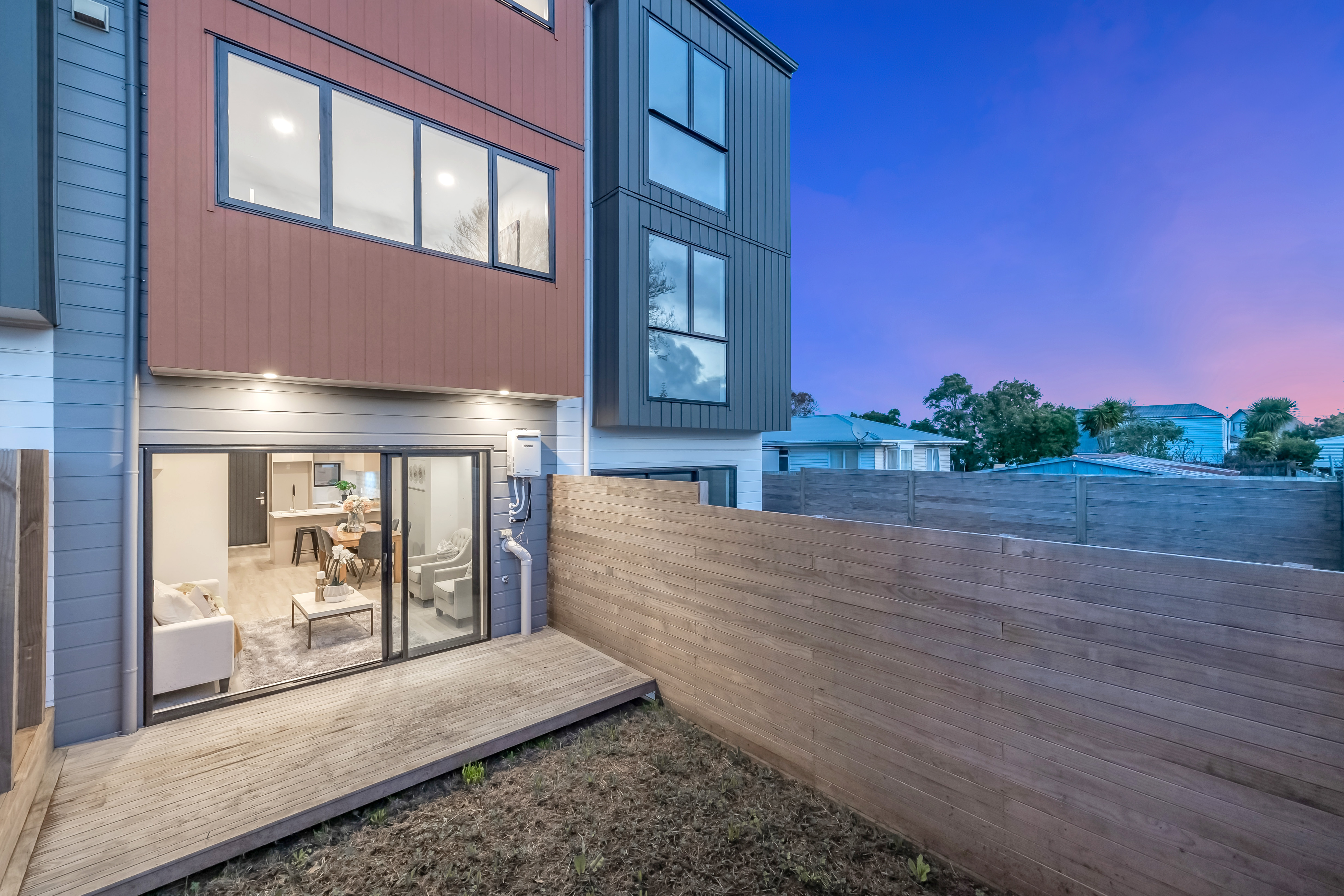 Sold 9/198 & 200 Sunnynook Road, Totara Vale Apr 2024 | Barfoot & Thompson