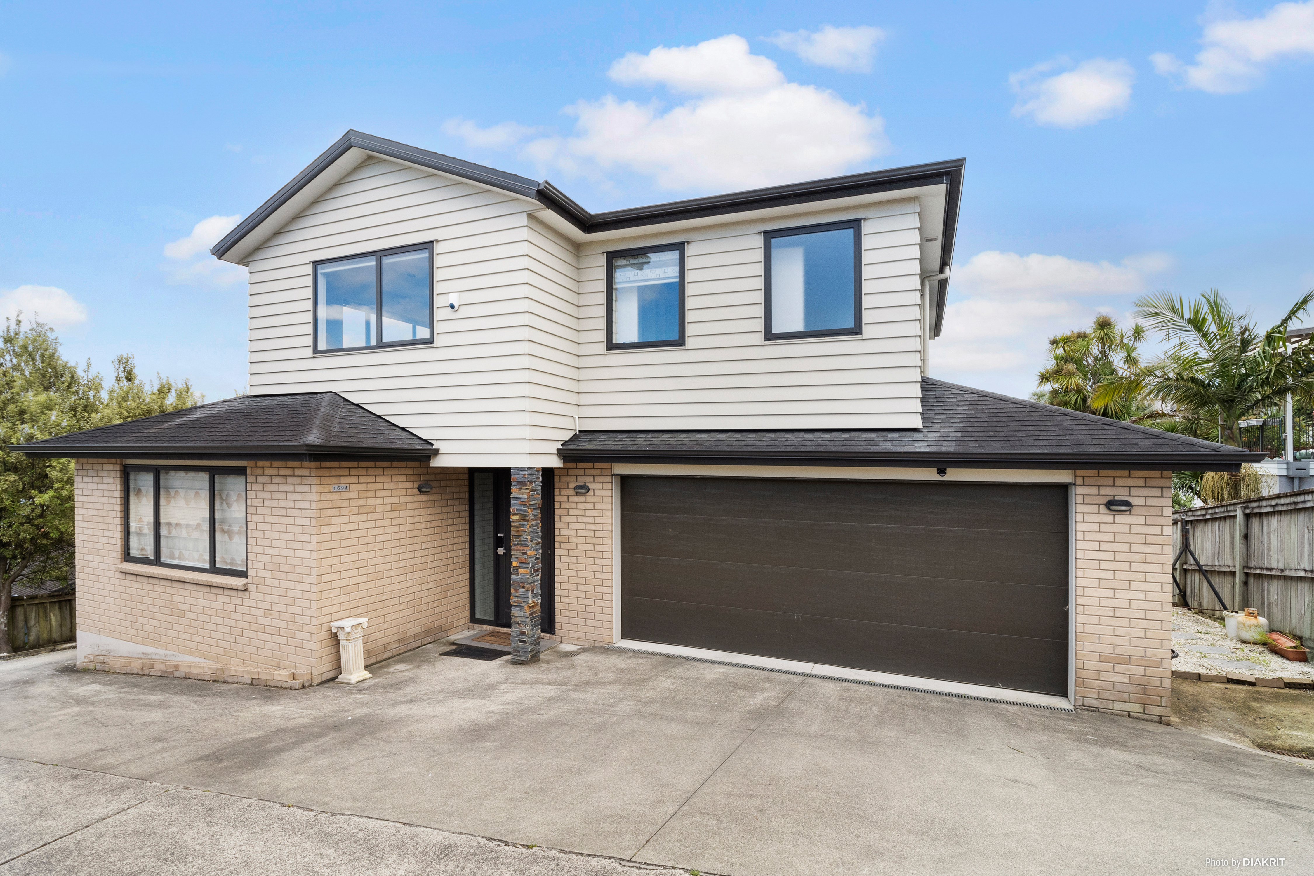 Sold 169A Cook Street, Howick Jan 2024 | Barfoot & Thompson