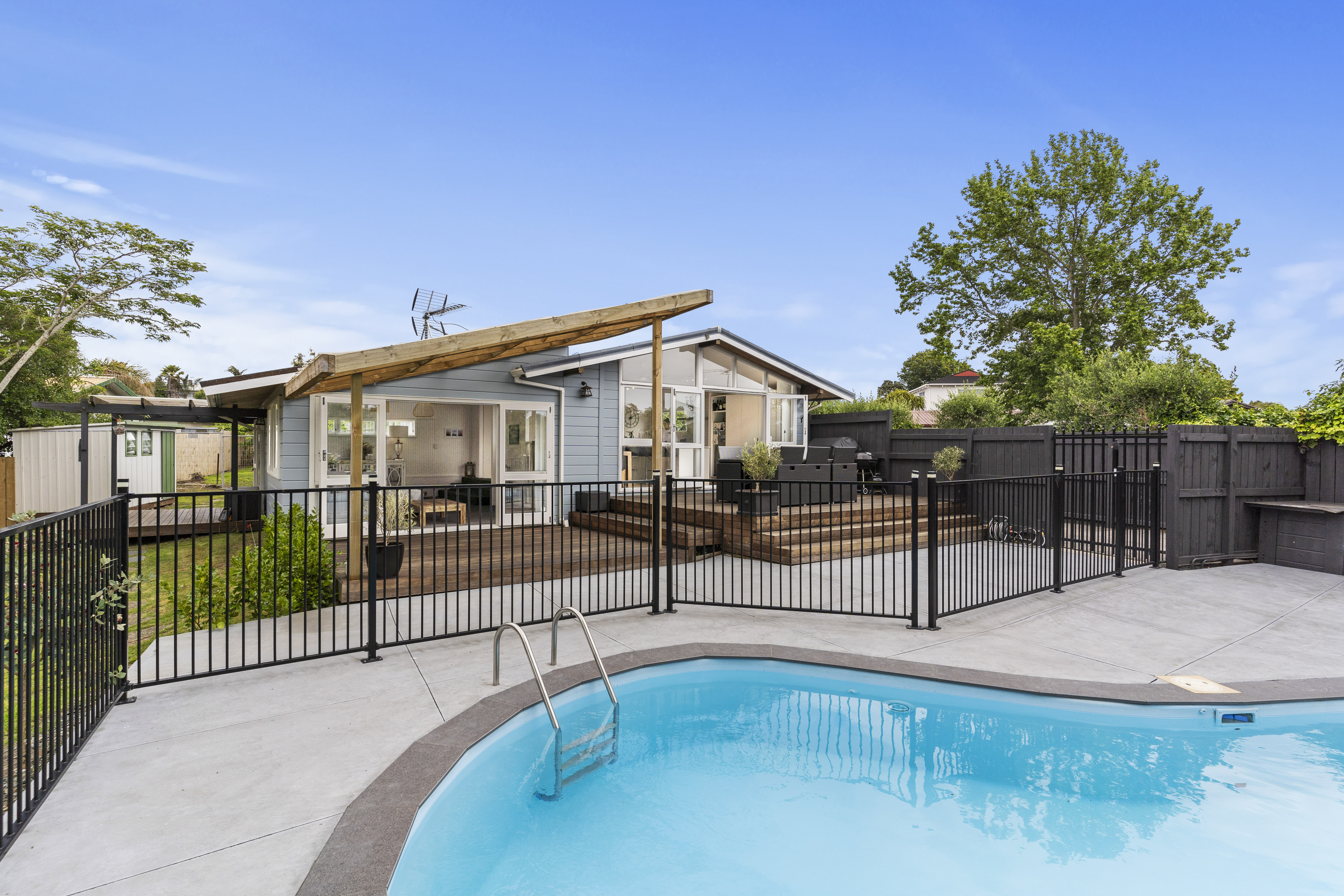 Sold 61 Clark Road, Pahurehure Jan 2024 | Barfoot & Thompson