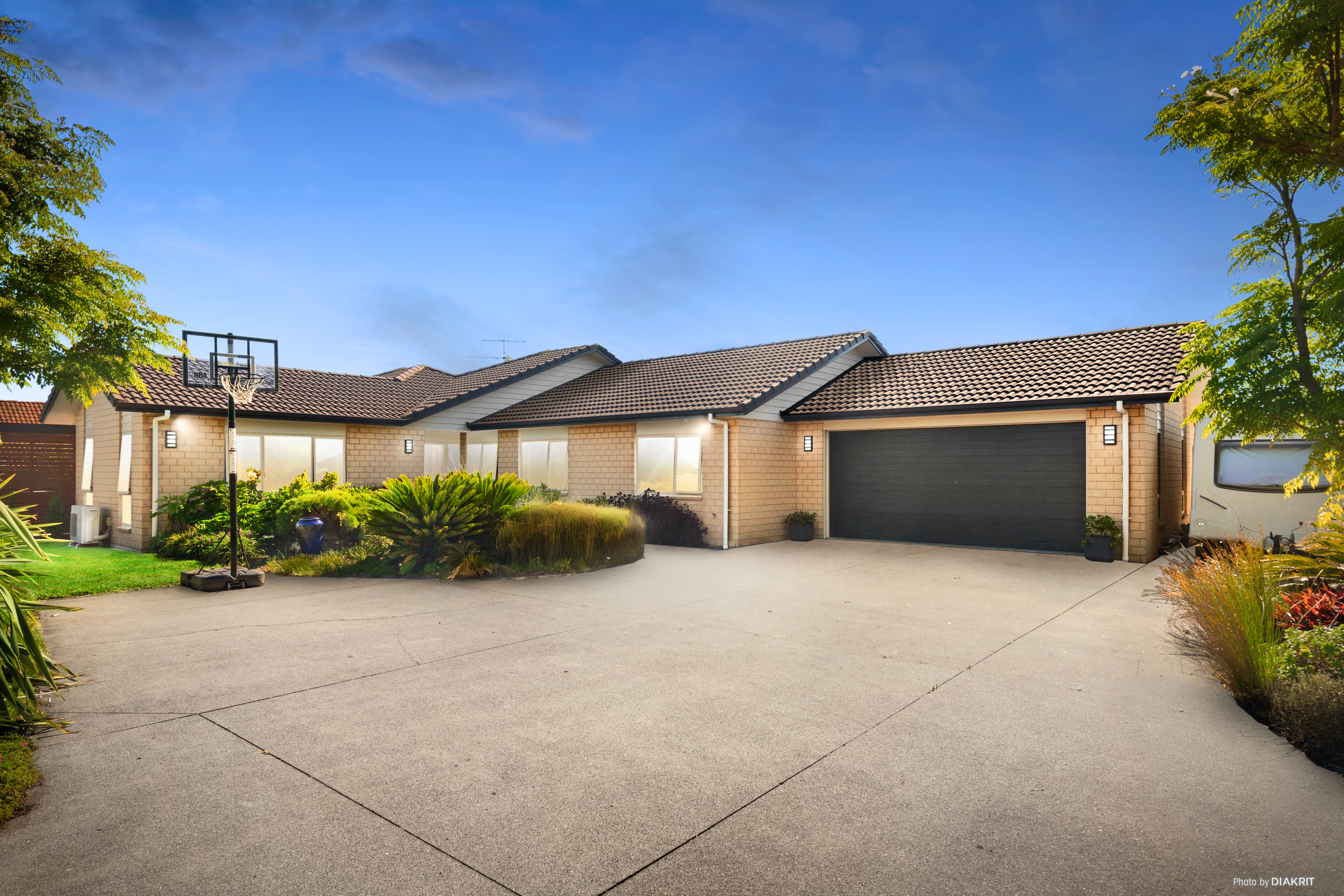 7 Judith Anne Drive, Pukekohe for Sale | Barfoot & Thompson - 860912