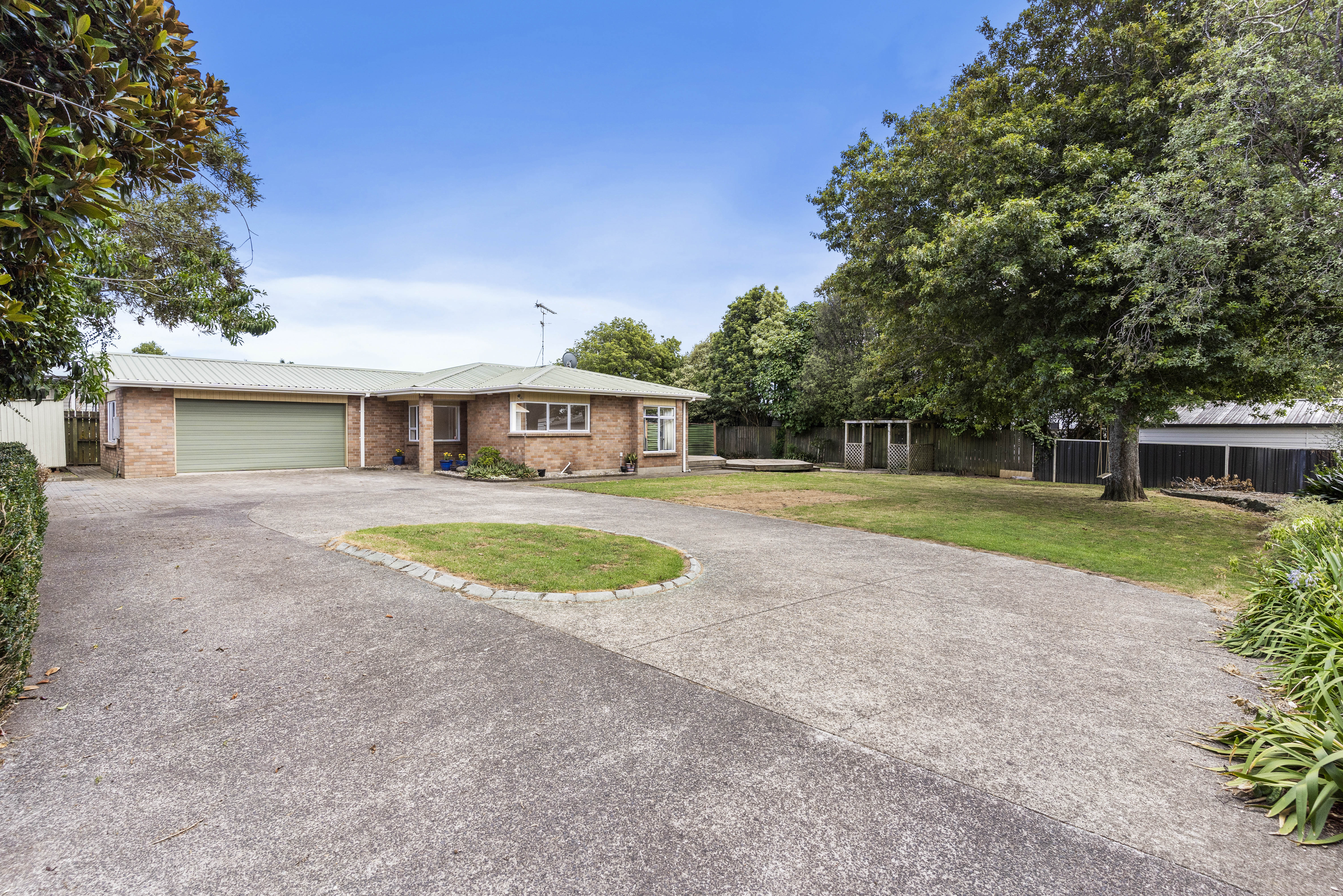 Sold 75B George Crescent, Buckland Apr 2024 | Barfoot & Thompson