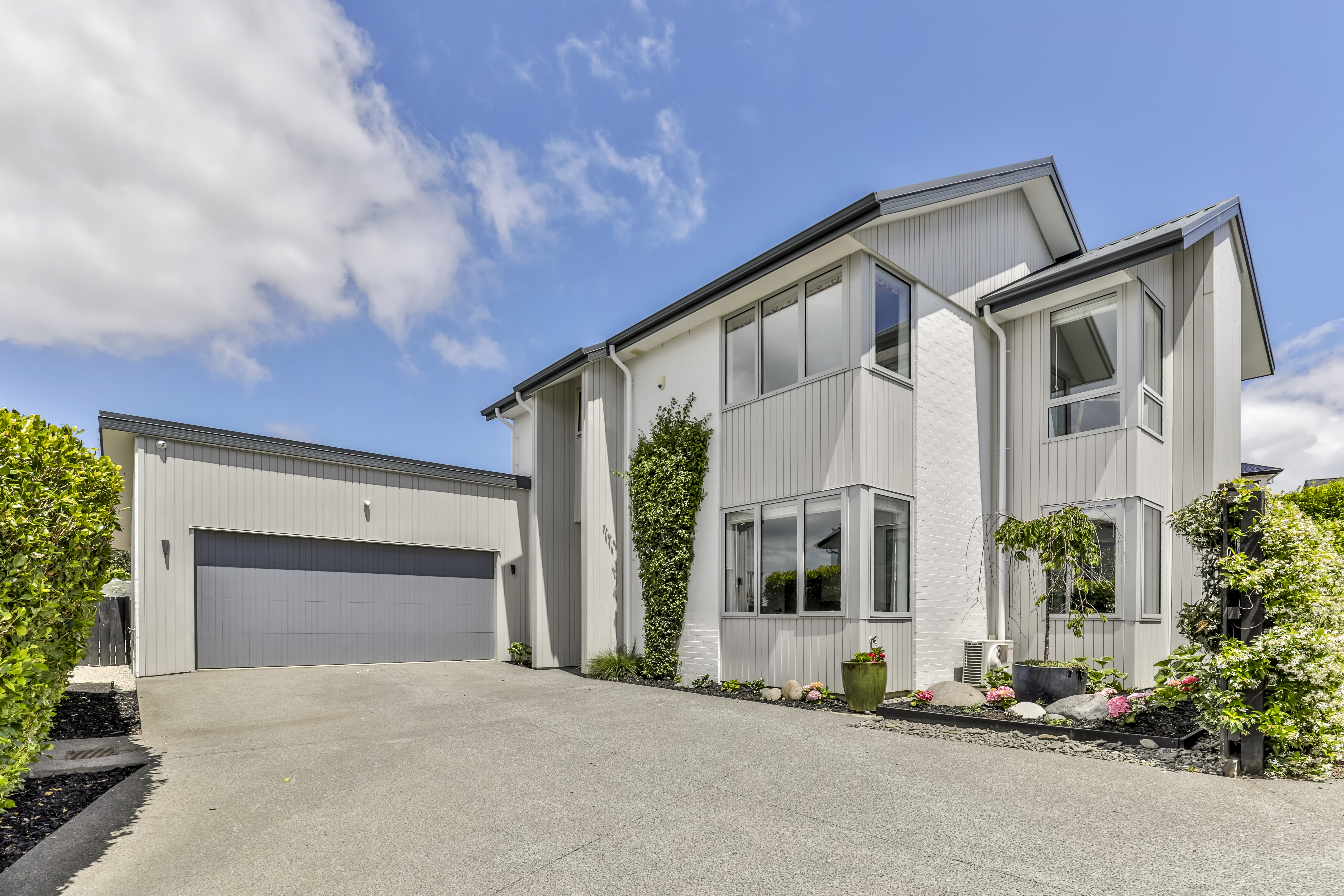 Sold 33B Silverton Avenue, Wai O Taiki Bay Apr 2024 | Barfoot & Thompson