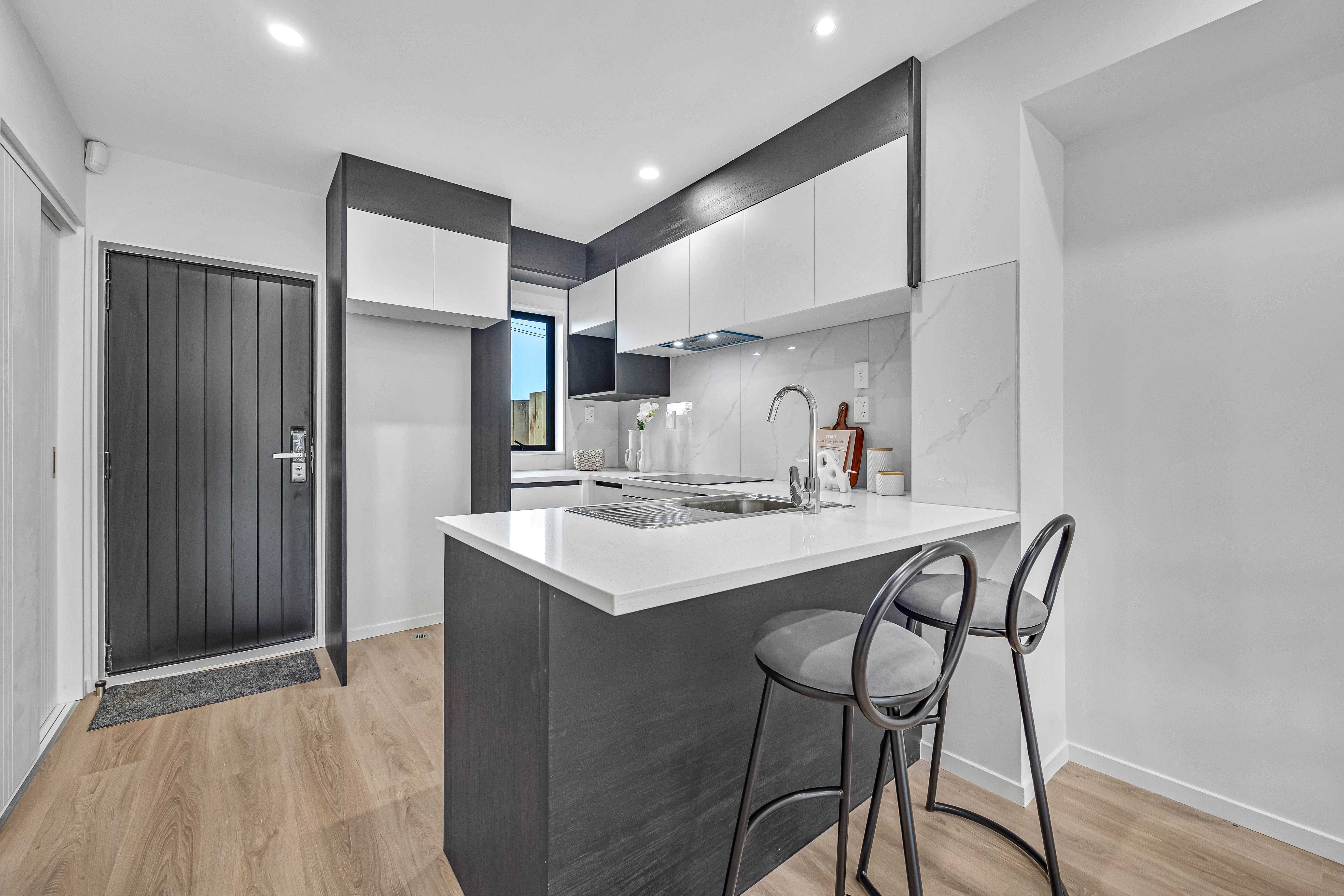 Eric Xue, Associate Salesperson | Barfoot & Thompson