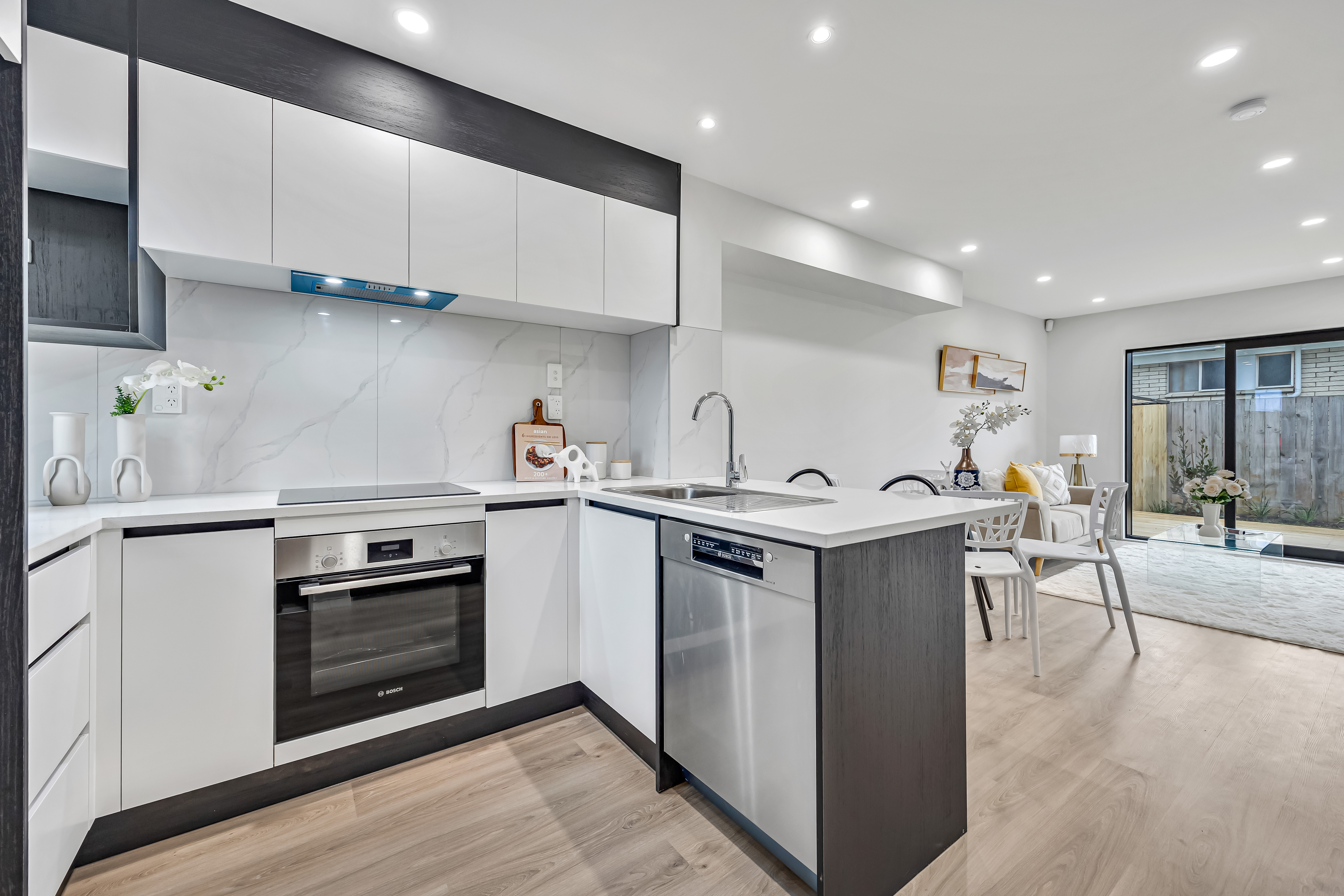 Eric Xue, Associate Salesperson | Barfoot & Thompson