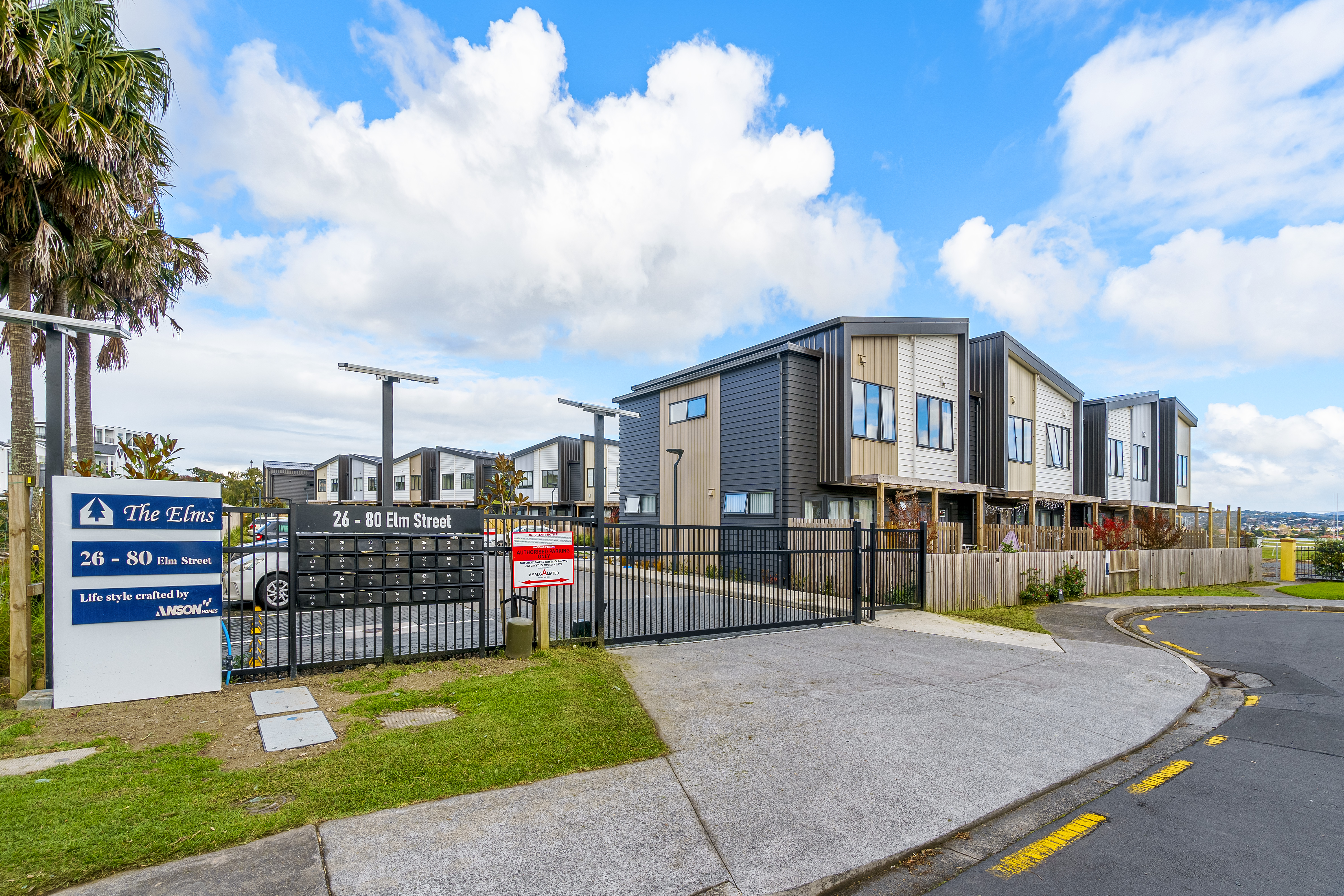 Ruby Duan, Sales & Leasing | Barfoot & Thompson