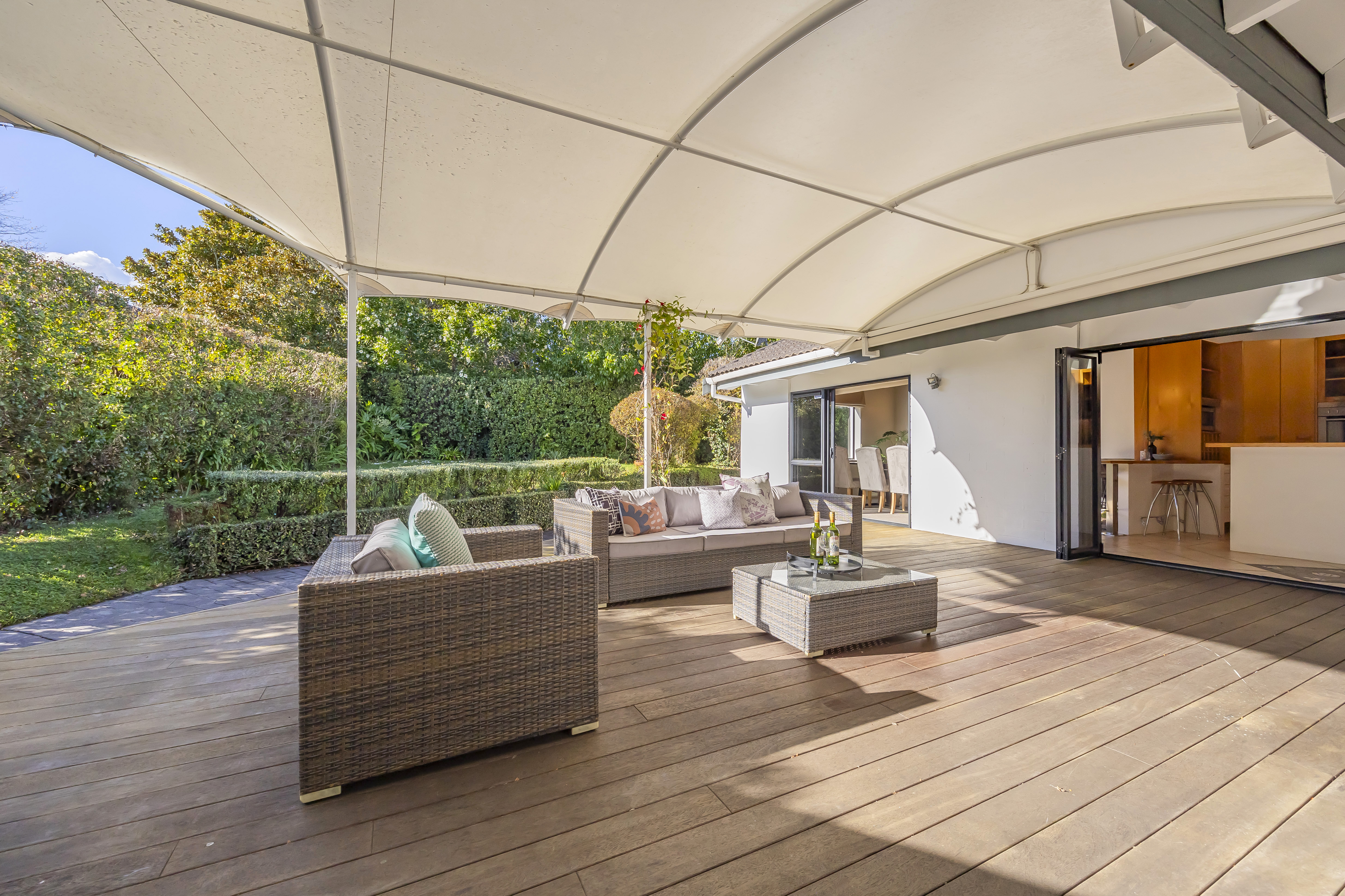 Sarah Benbow, Residential Sales | Barfoot & Thompson