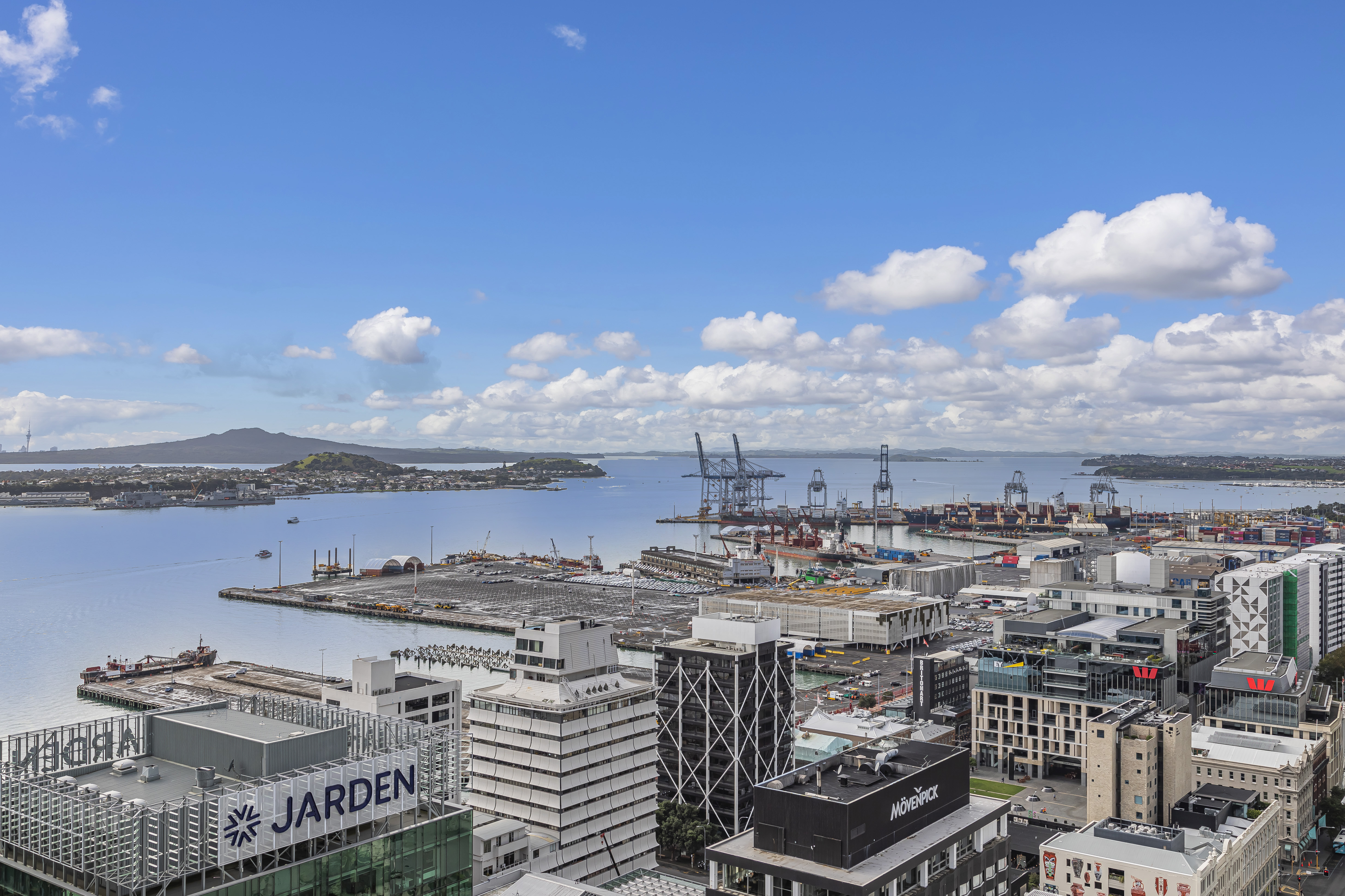 Lawrence Yuan, Residential/Rural Sales | Barfoot & Thompson