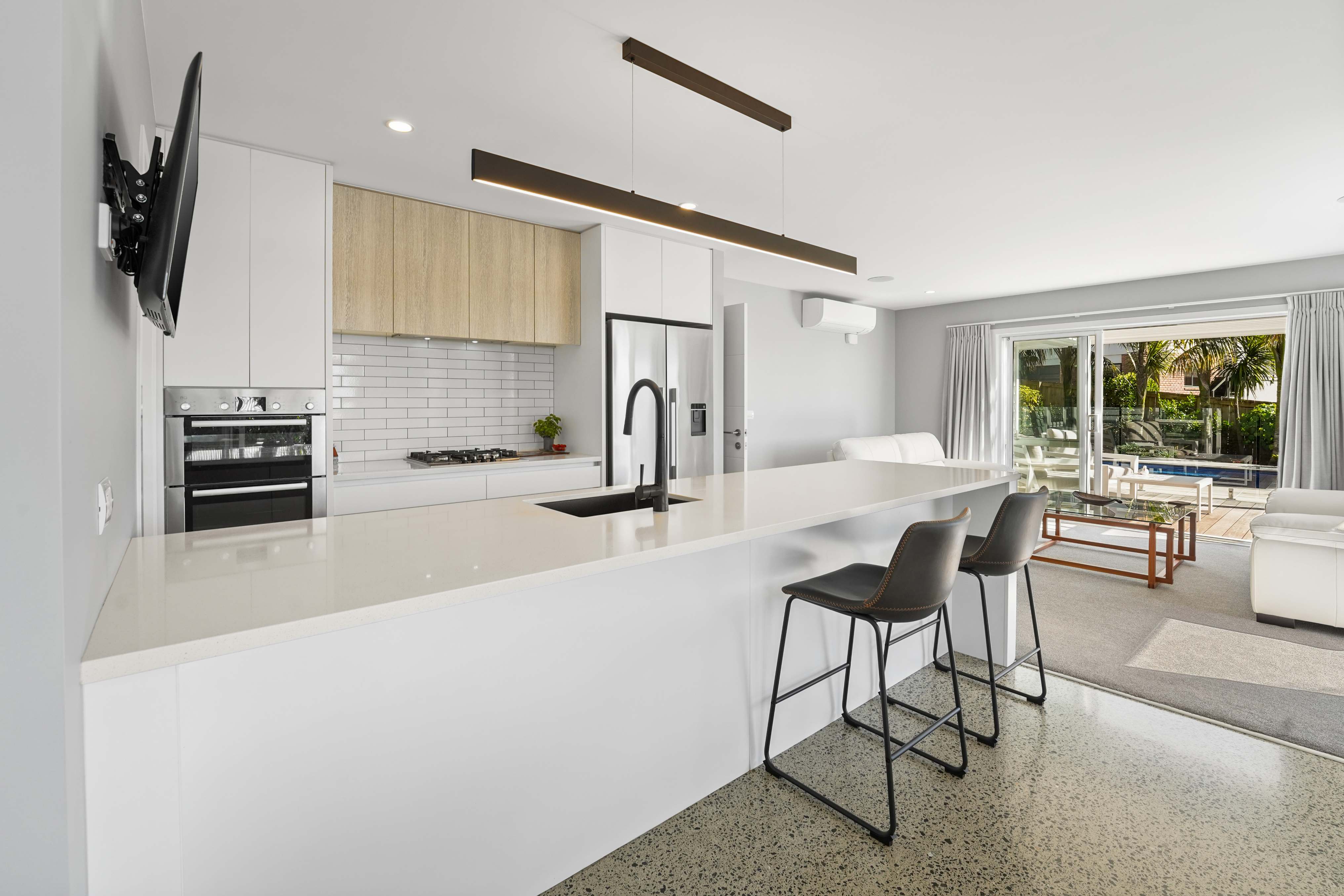 Janelle Cairns, Residential/Lifestyle Sales | Barfoot & Thompson