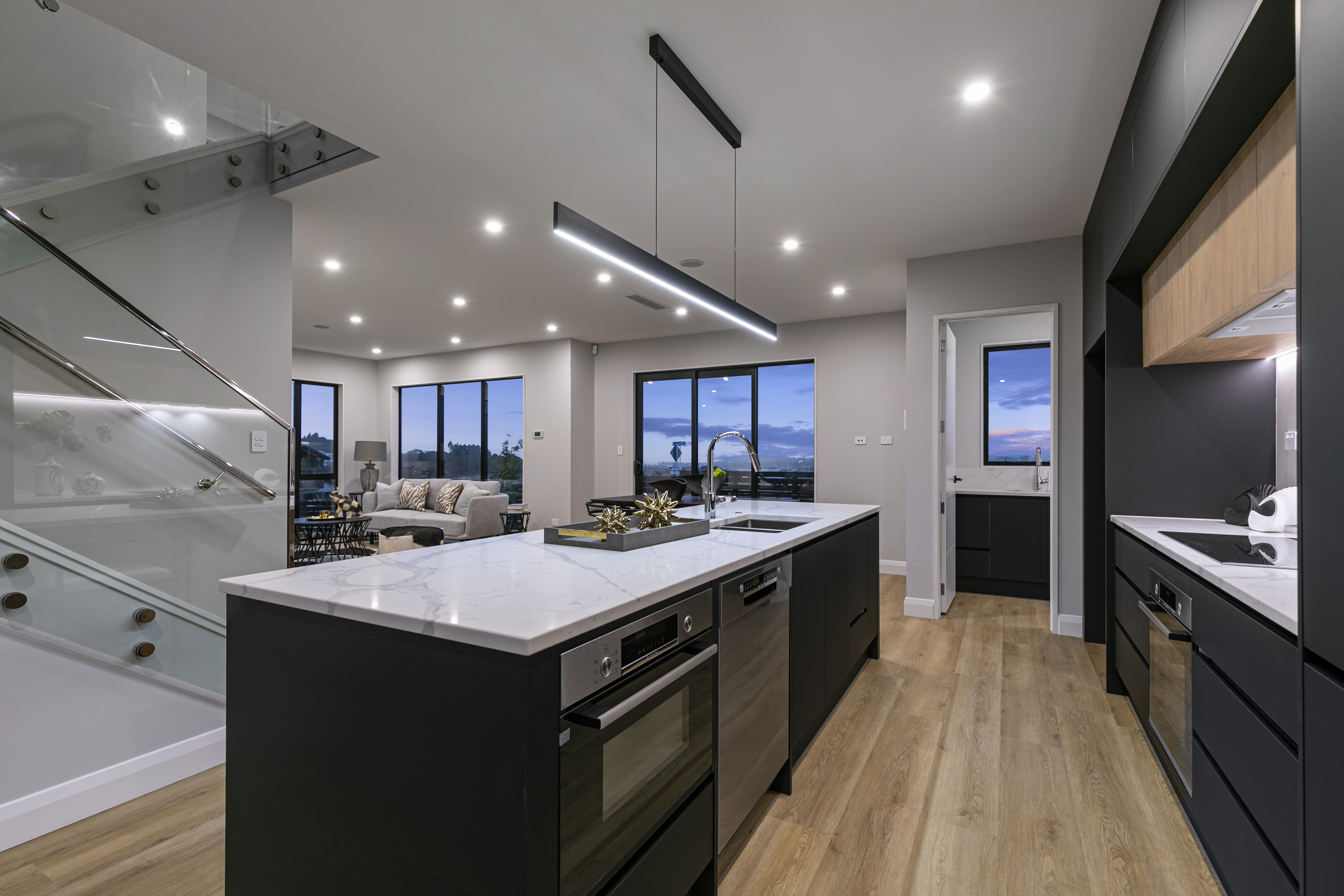 Bob Qin, Residential Sales | Barfoot & Thompson