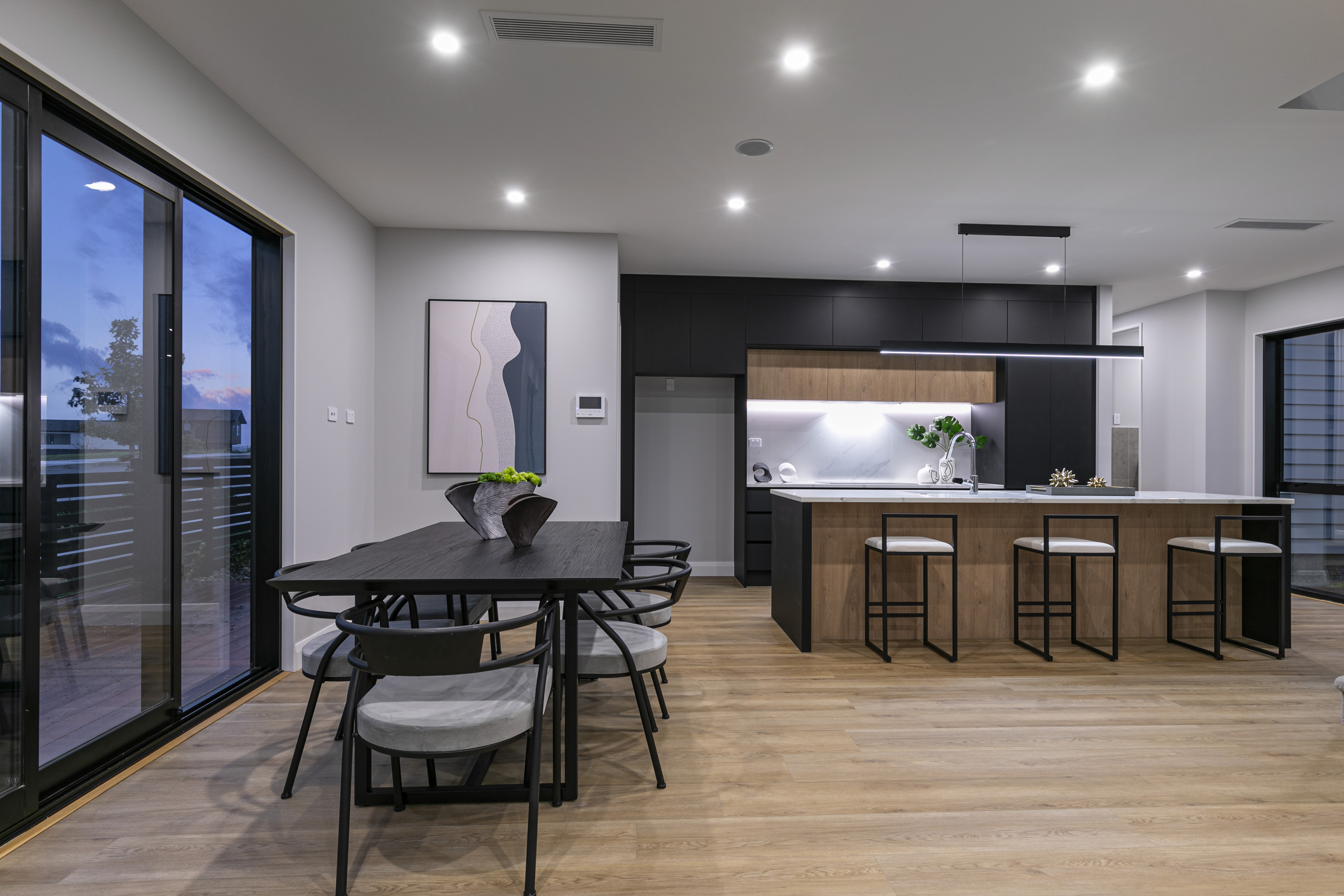 Bob Qin, Residential Sales | Barfoot & Thompson
