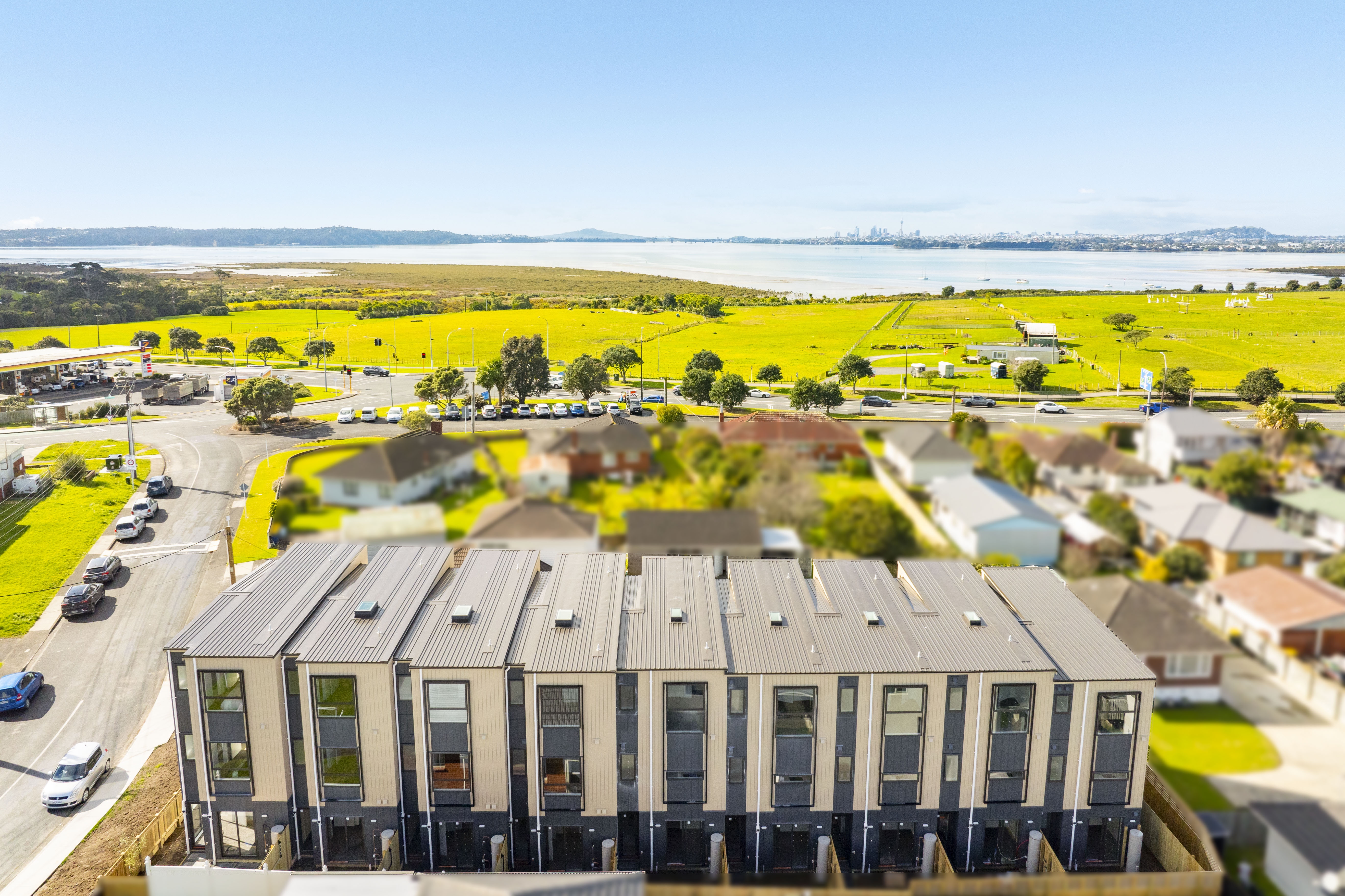 Sold 1/4 Toru Street, Te Atatu Peninsula Nov 2024 | Barfoot & Thompson