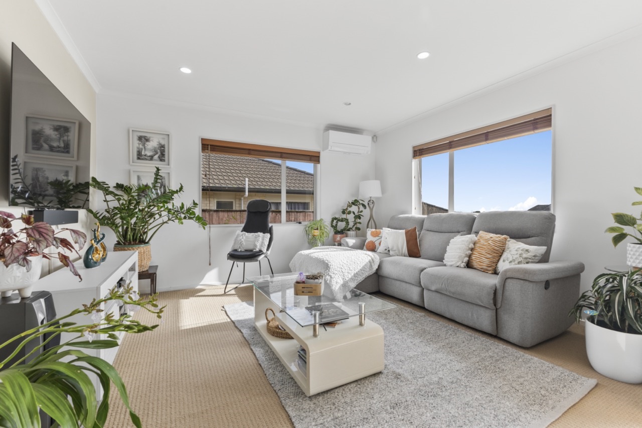 Sold 16 Dapple Place, Flat Bush Dec 2024 | Barfoot & Thompson