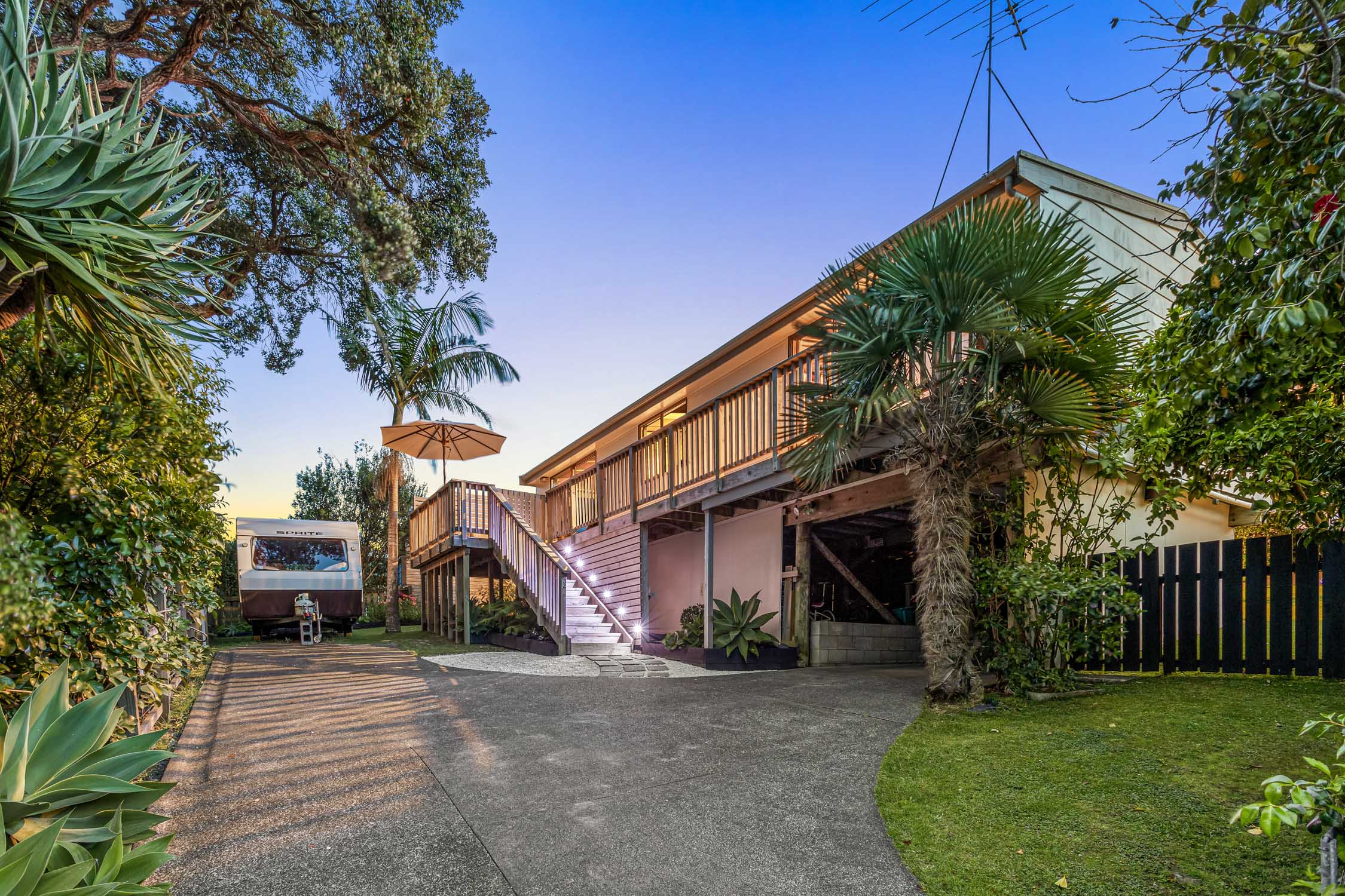 Sold 1/32 Kenneth Hopper Place, Manly Mar 2025 | Barfoot & Thompson