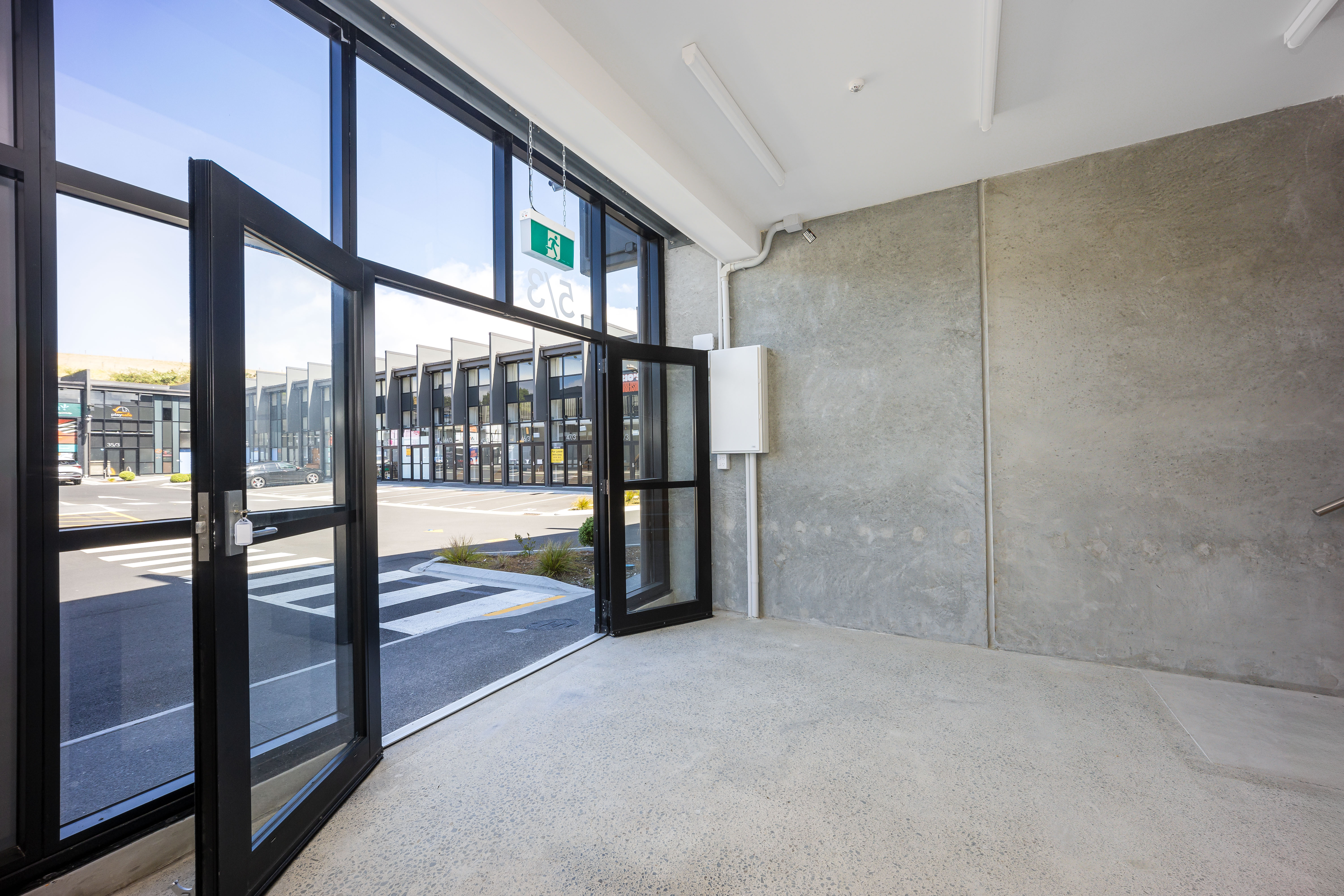 Ruby Duan, Sales & Leasing | Barfoot & Thompson