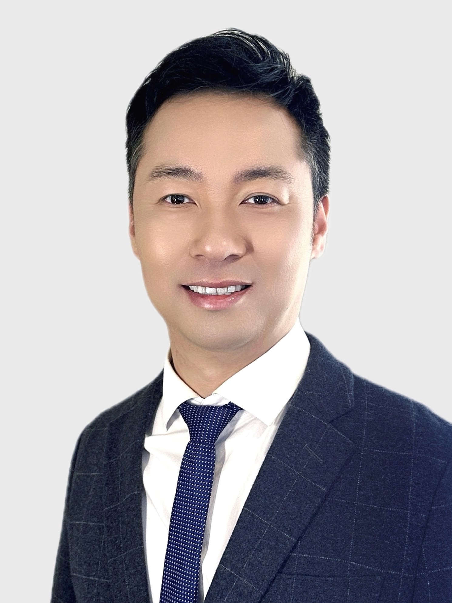 Evan Pan, Associate Salesperson | Barfoot & Thompson
