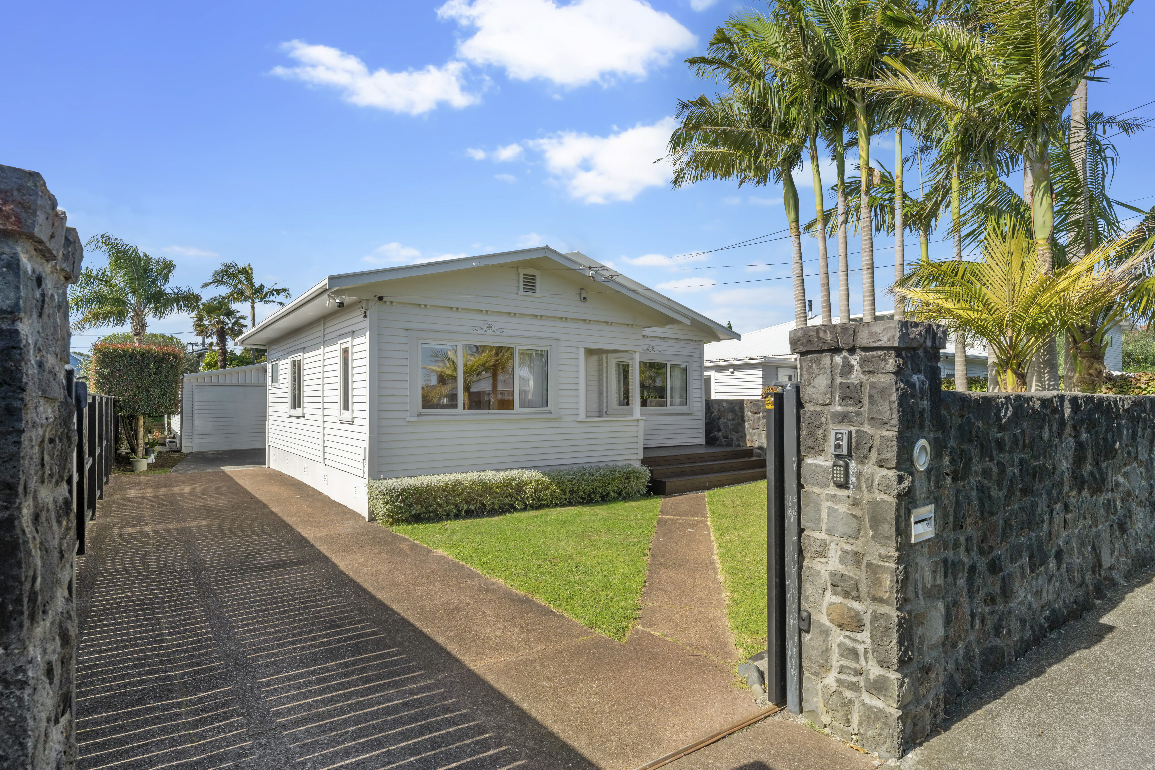 Sold 17 Rama Road, Pt Chevalier Jul 2025 | Barfoot & Thompson