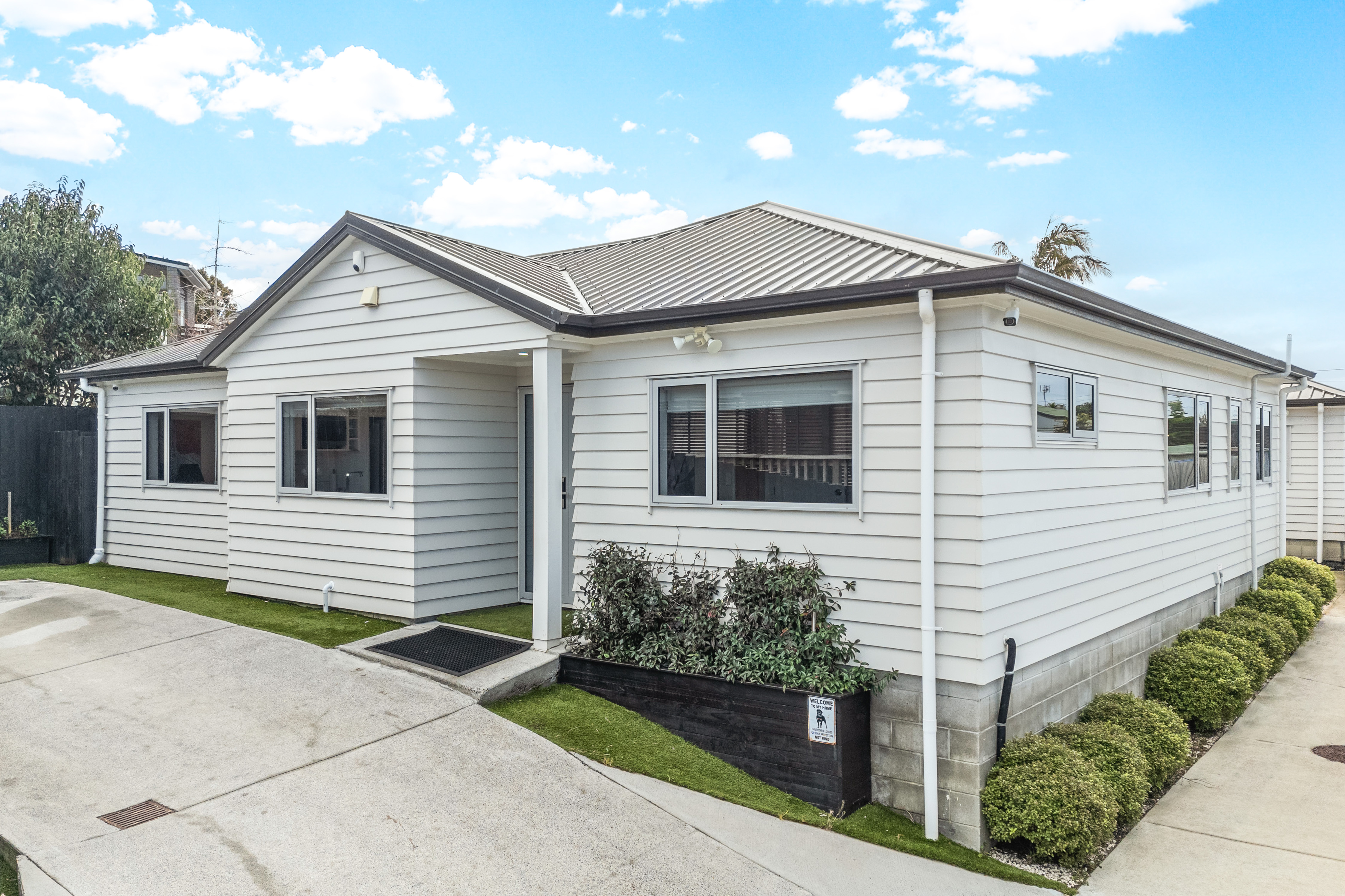 Sold 33B Glengarry Road, Glen Eden Nov 2025 | Barfoot & Thompson