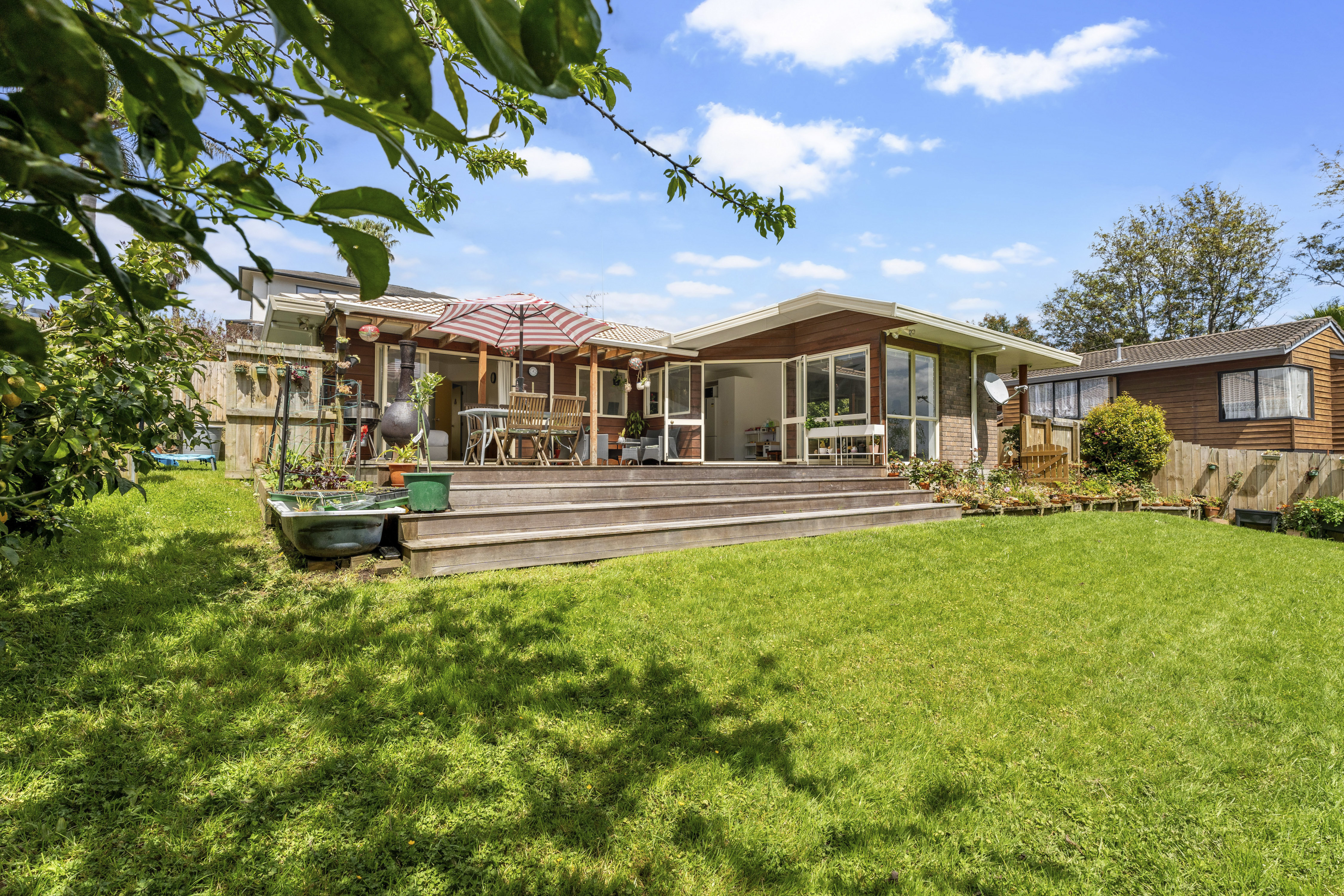 Sold 52 Ewhurst Place, Goodwood Heights Nov 2025 | Barfoot & Thompson