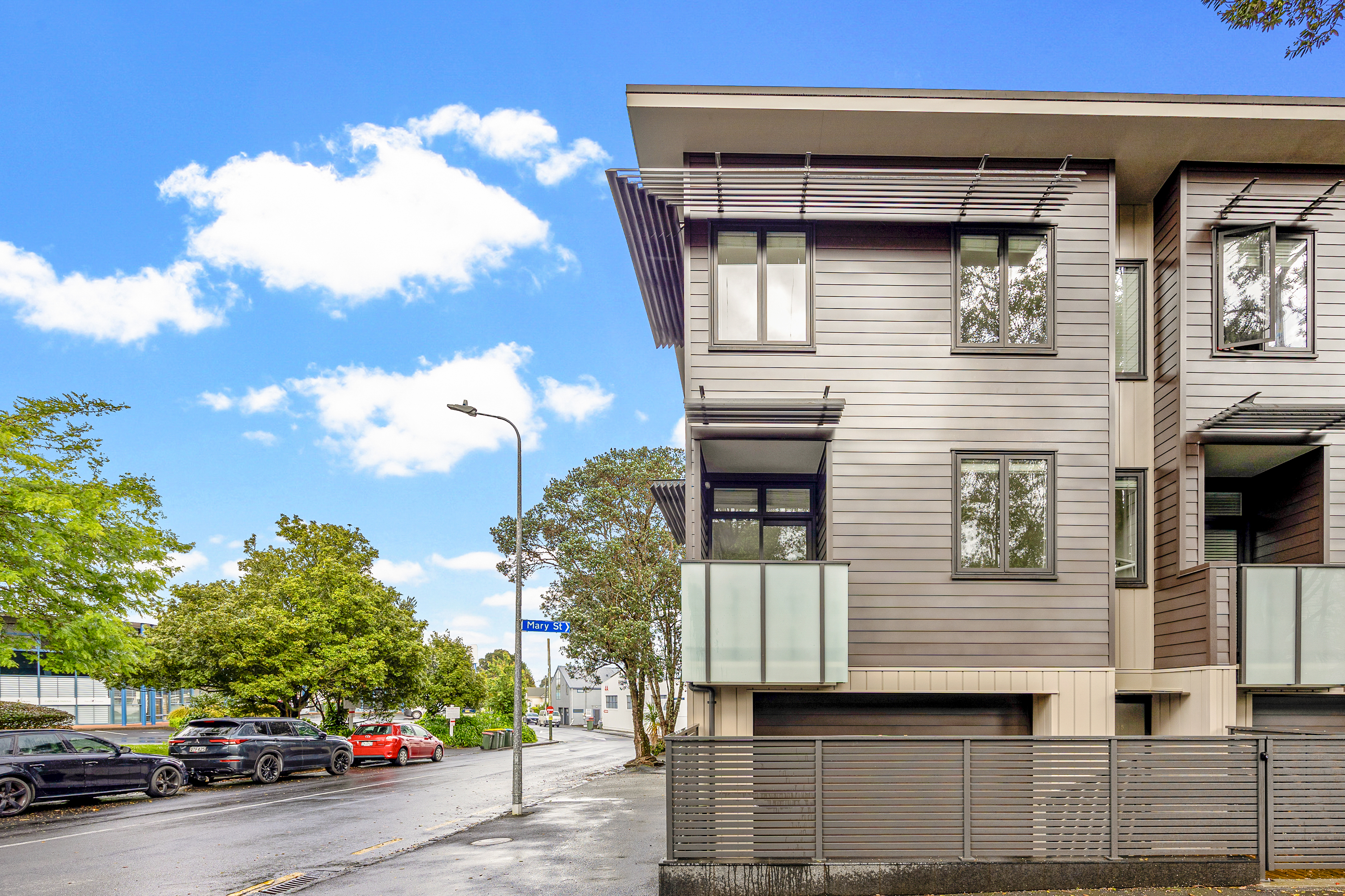 35 Mary Street, Mt Eden for Sale | Barfoot & Thompson - 922500