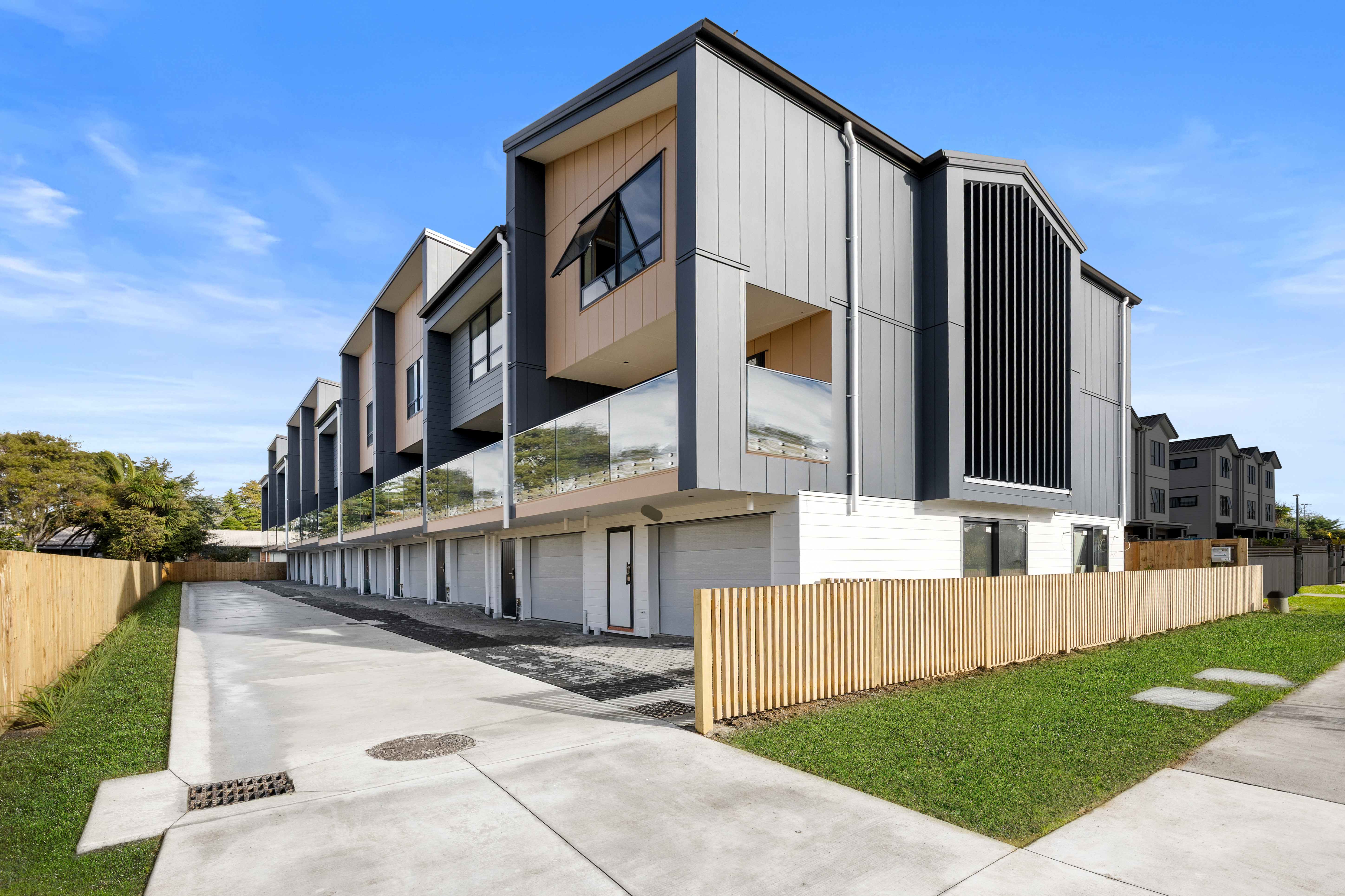 Sold 6/6 Robertson Road, Ranui Dec 2025 | Barfoot & Thompson