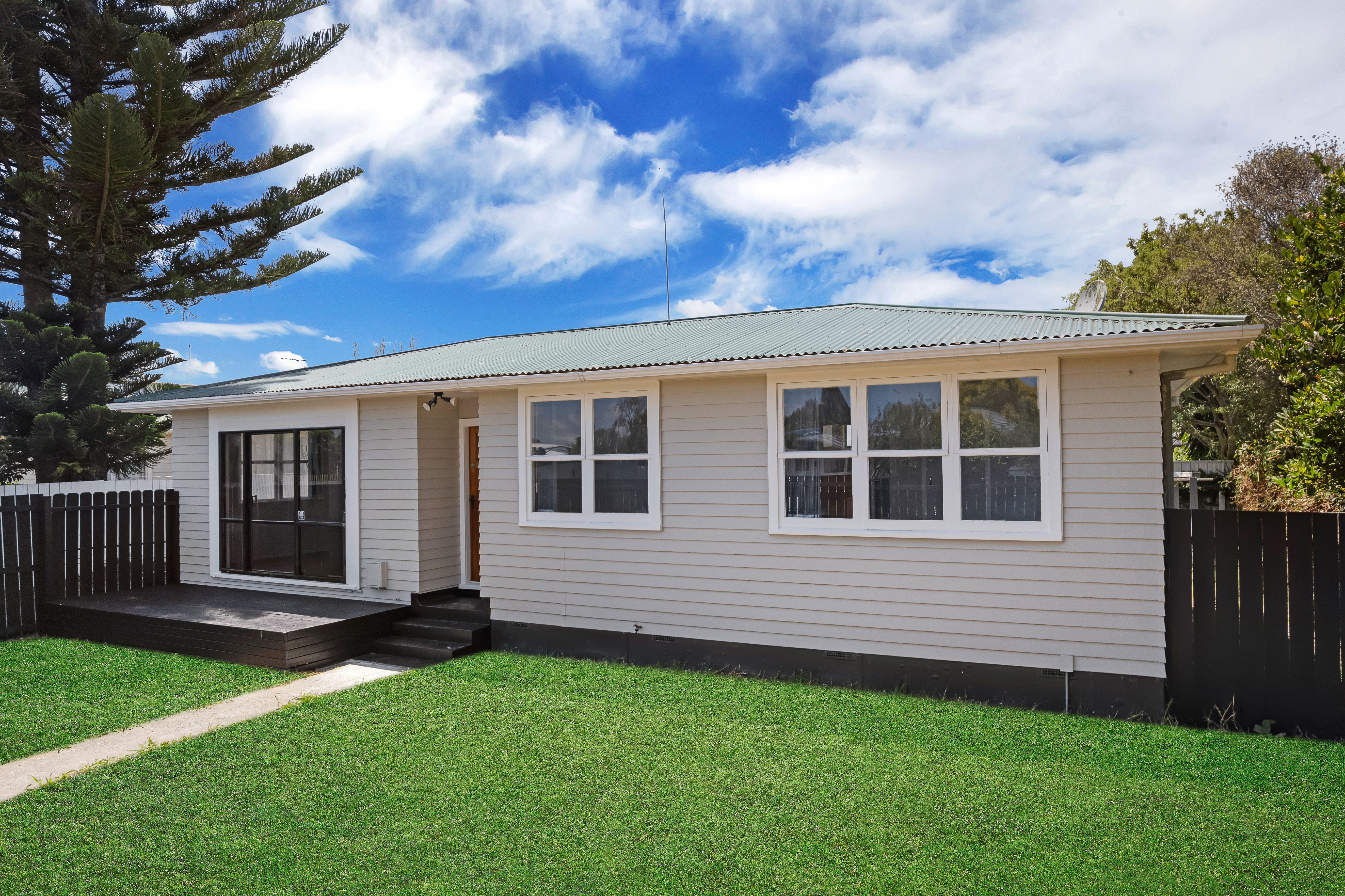 1/18 Harper Street, Papakura for Sale | Barfoot & Thompson - 926335