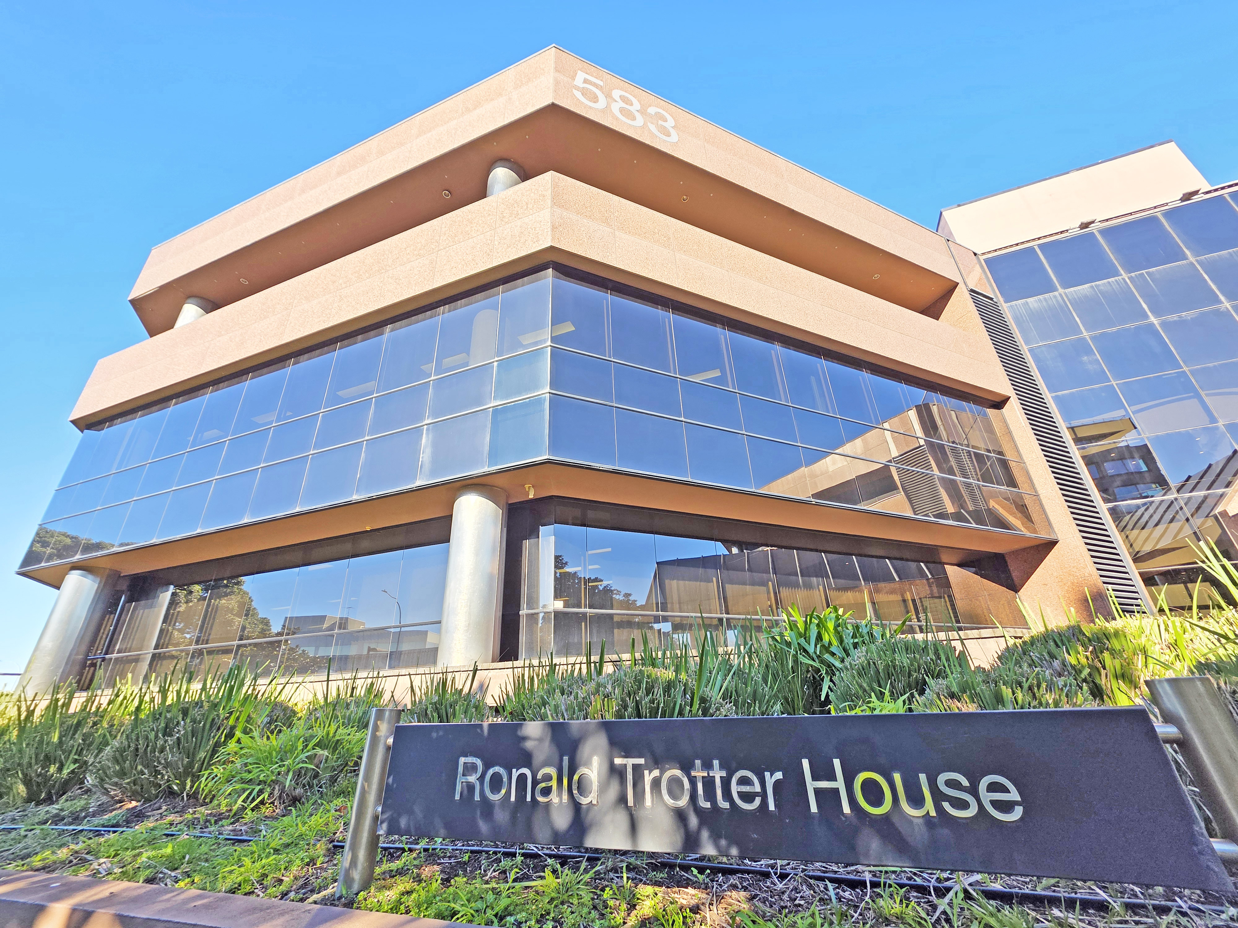 Ron Trotter House/581 Great, Penrose - Offices for Lease | Barfoot ...