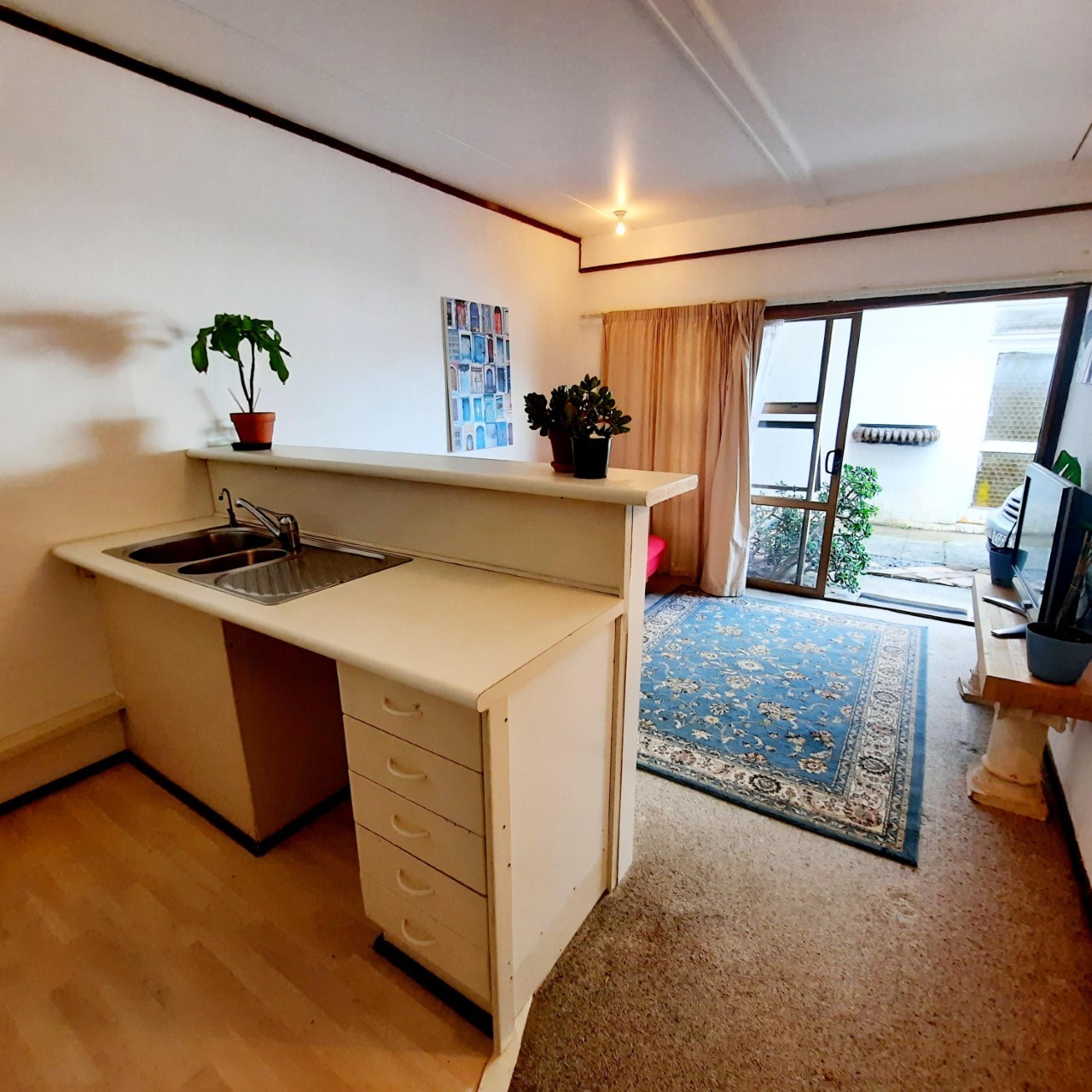 Flat B 20 Croydon Road, New Lynn for Rent | Barfoot & Thompson