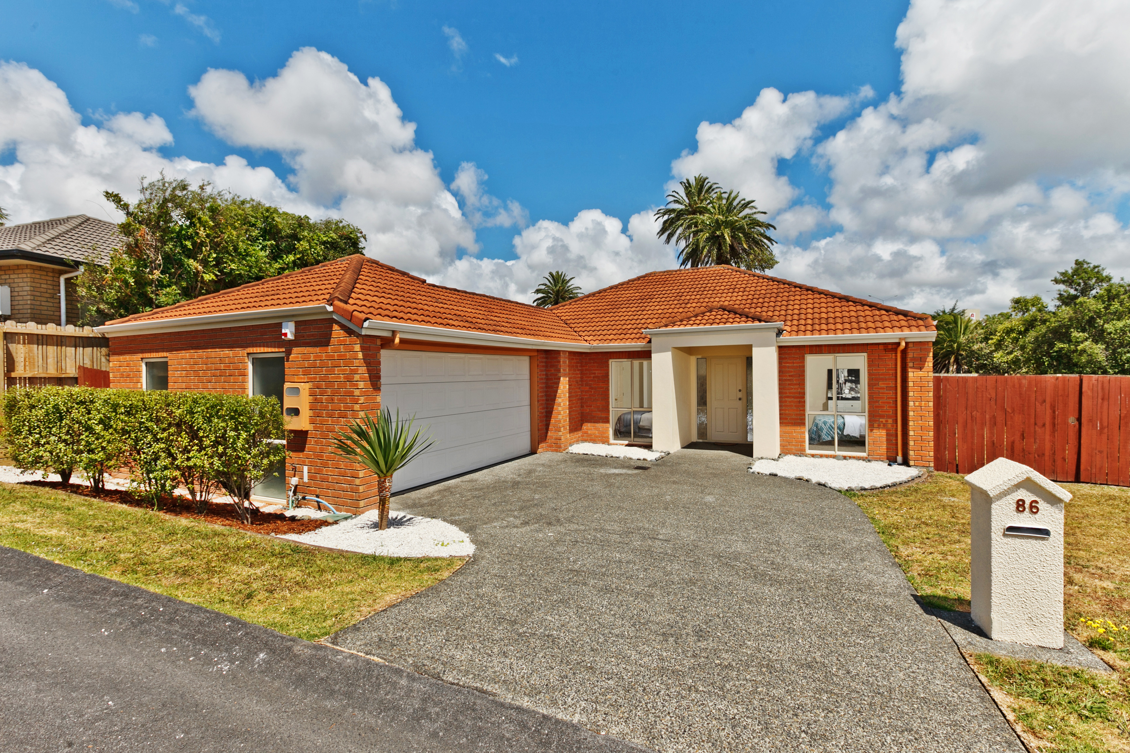 Sold 86 Bluebird Crescent, Unsworth Heights Mar 2015 | Barfoot & Thompson